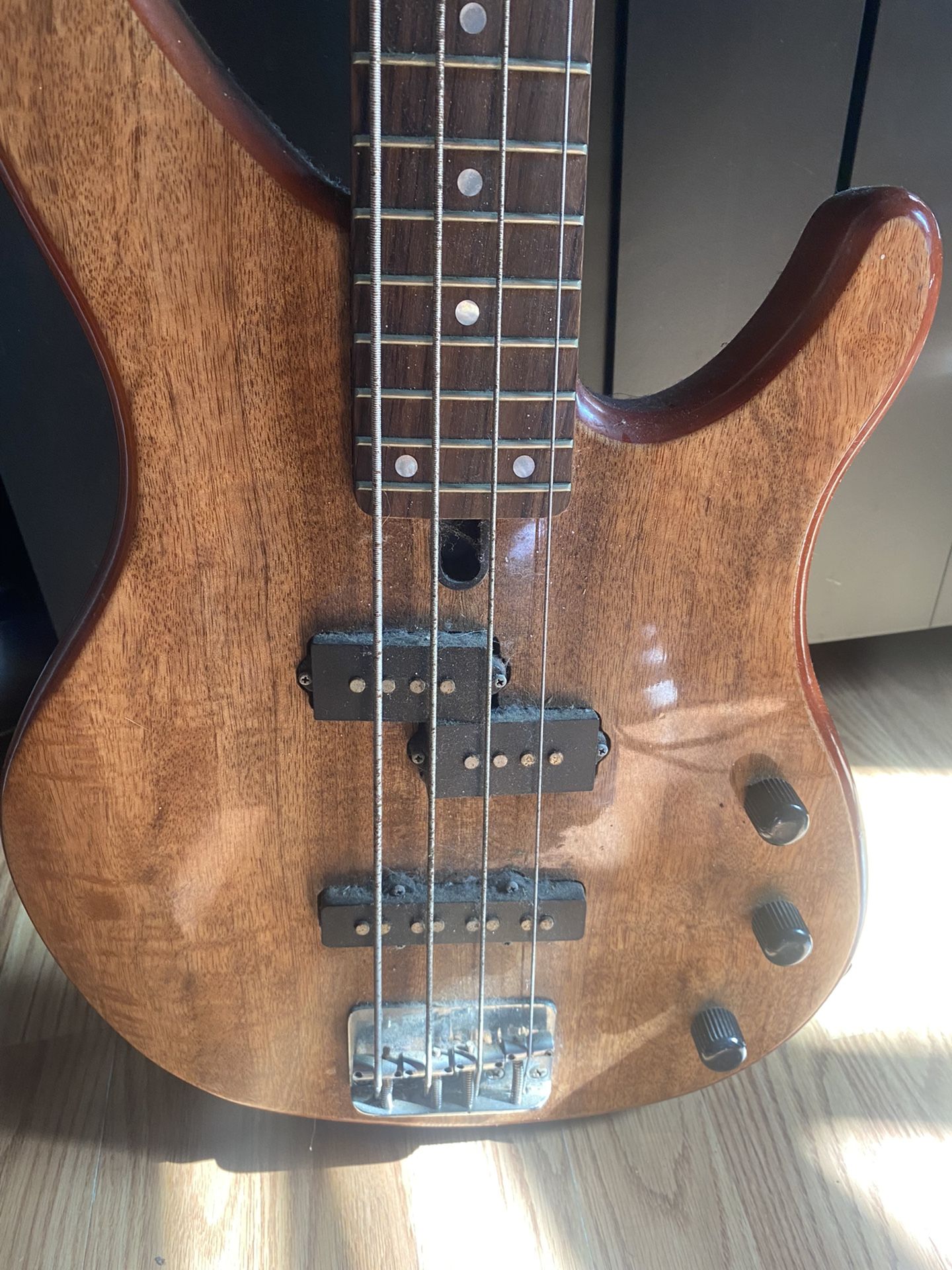 Yamaha base guitar for Sale in El Cajon, CA - OfferUp