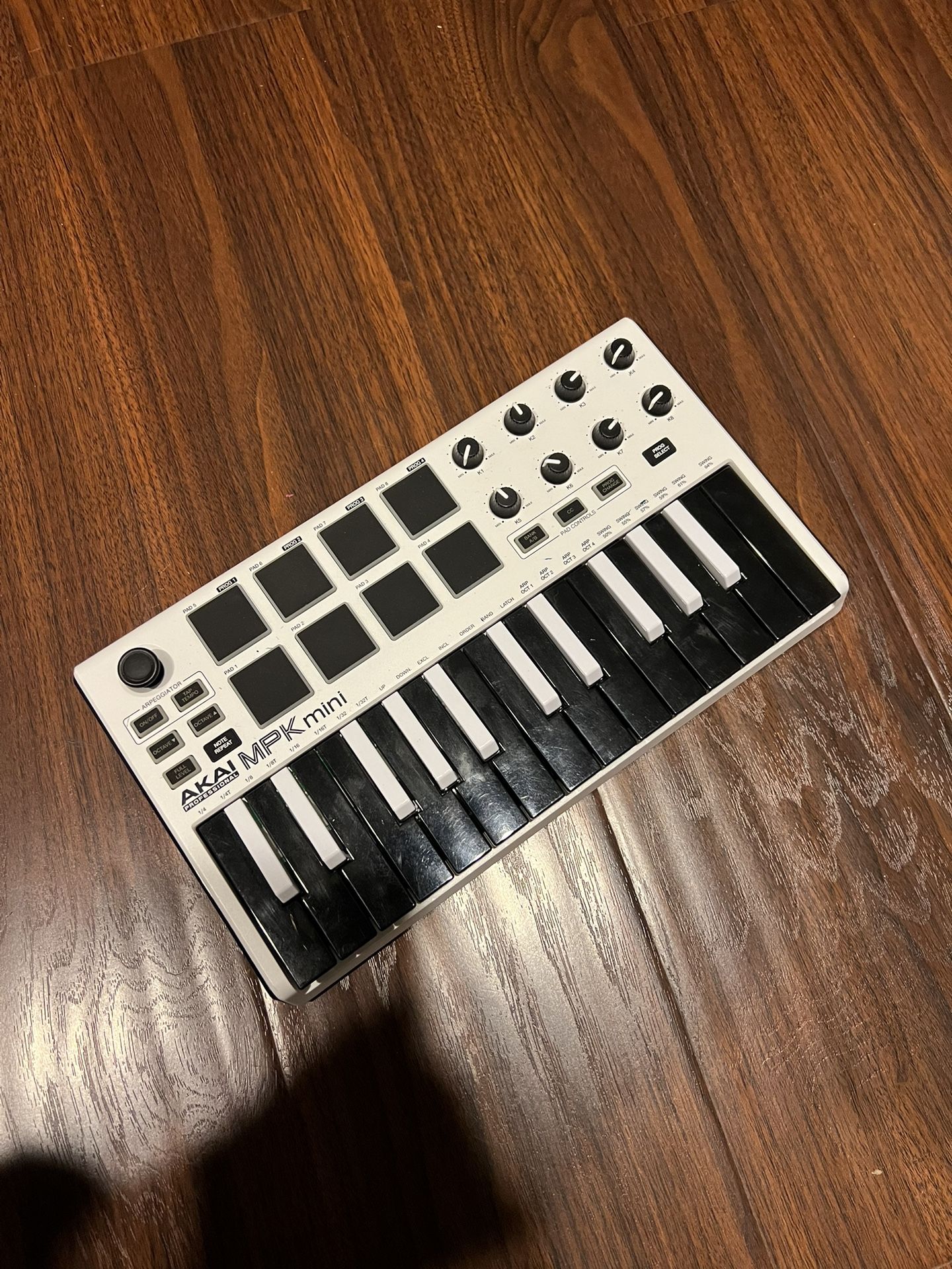 Akai Professional MPK Mini MIDI keyboard controller for Sale in El ...
