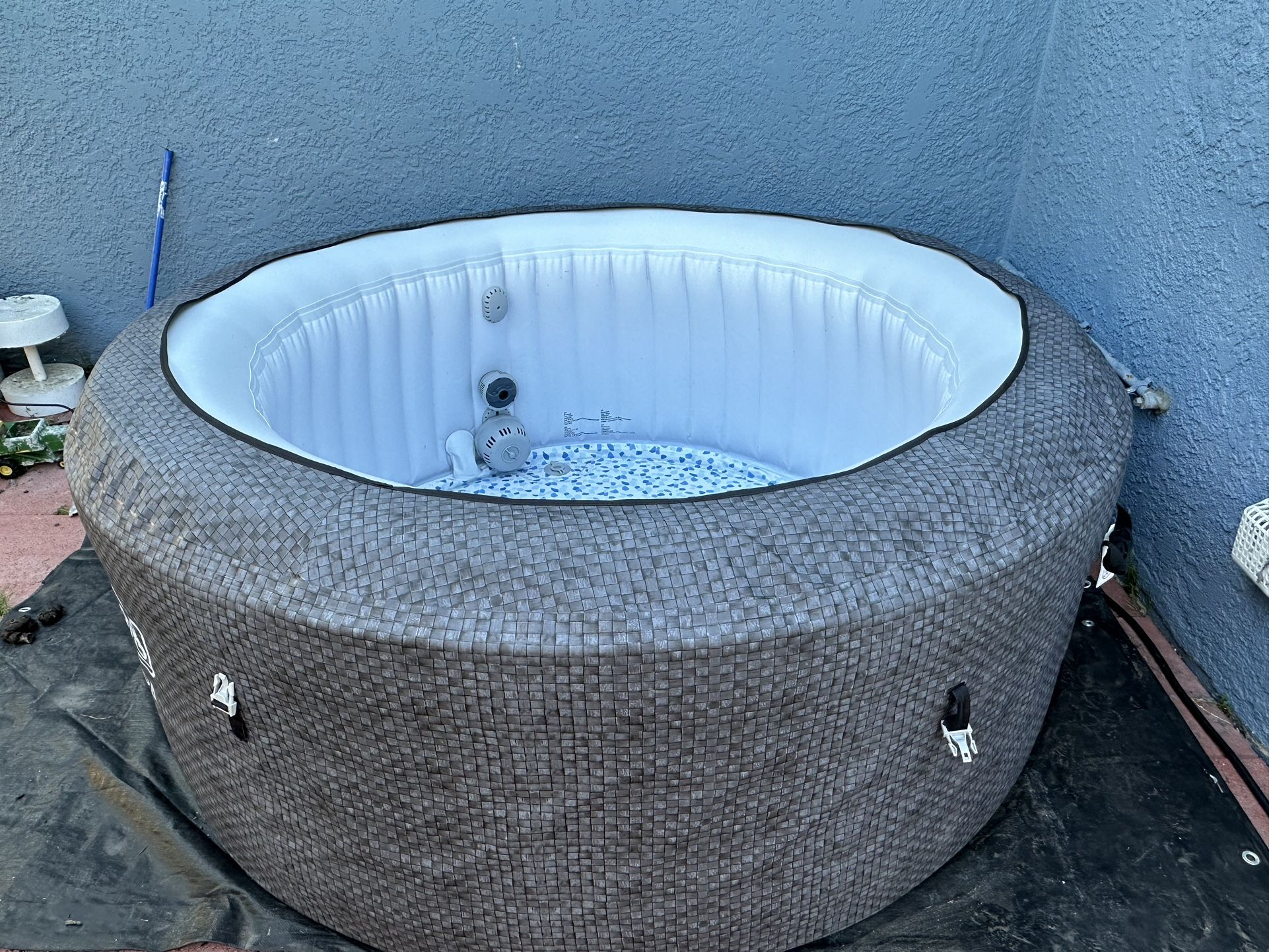 Coleman Saluspa Jacuzzi Inflatable Hot Tub Sauna for Sale in Hawthorne ...