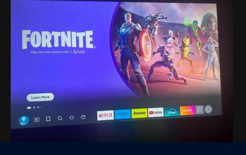 Toshiba 32 inch Firestick tv like new feet original remote 75 for Sale ...