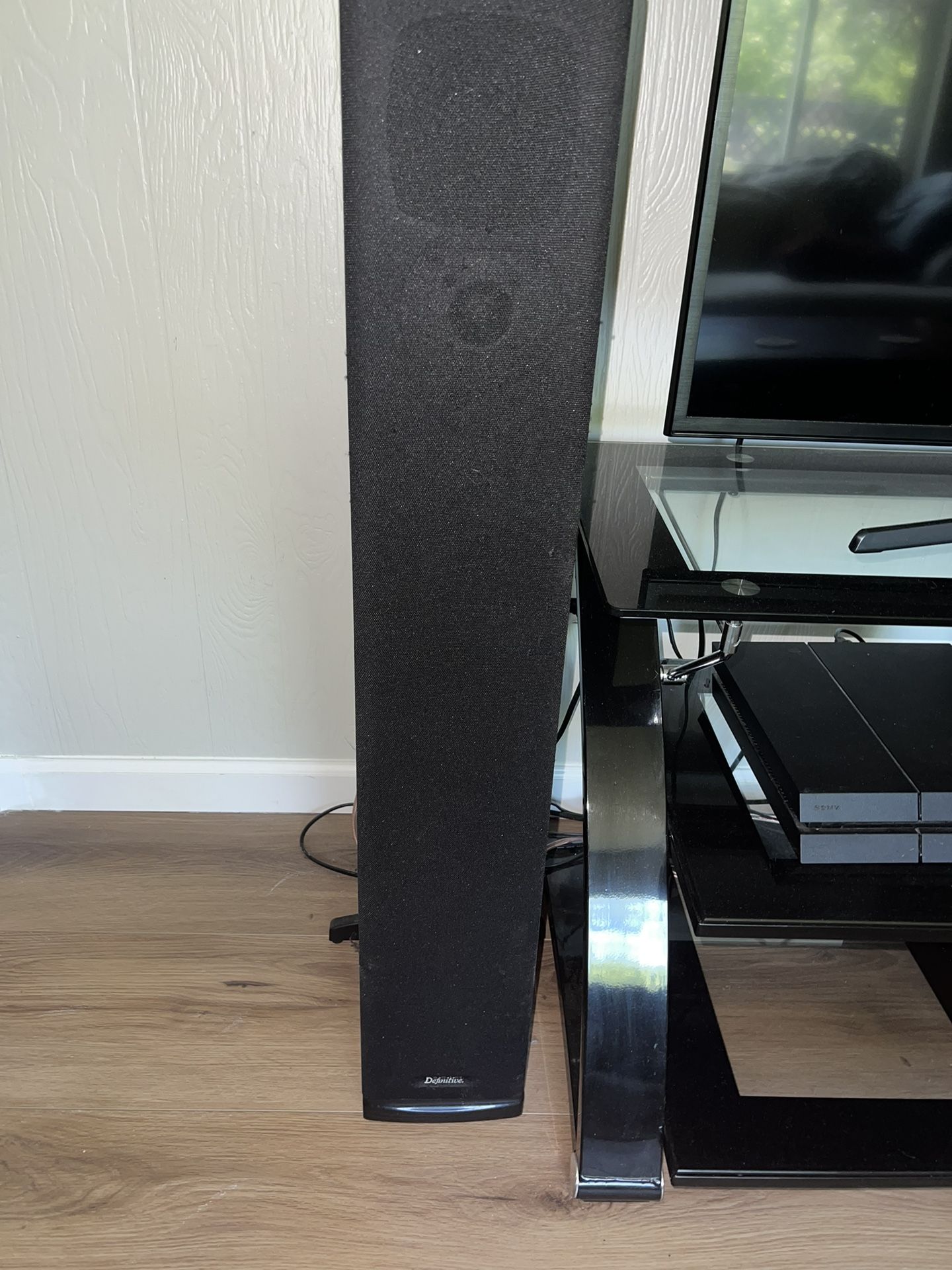 2 Definitive Technology Floor Speaker Towers with Yamaha Receiver for ...