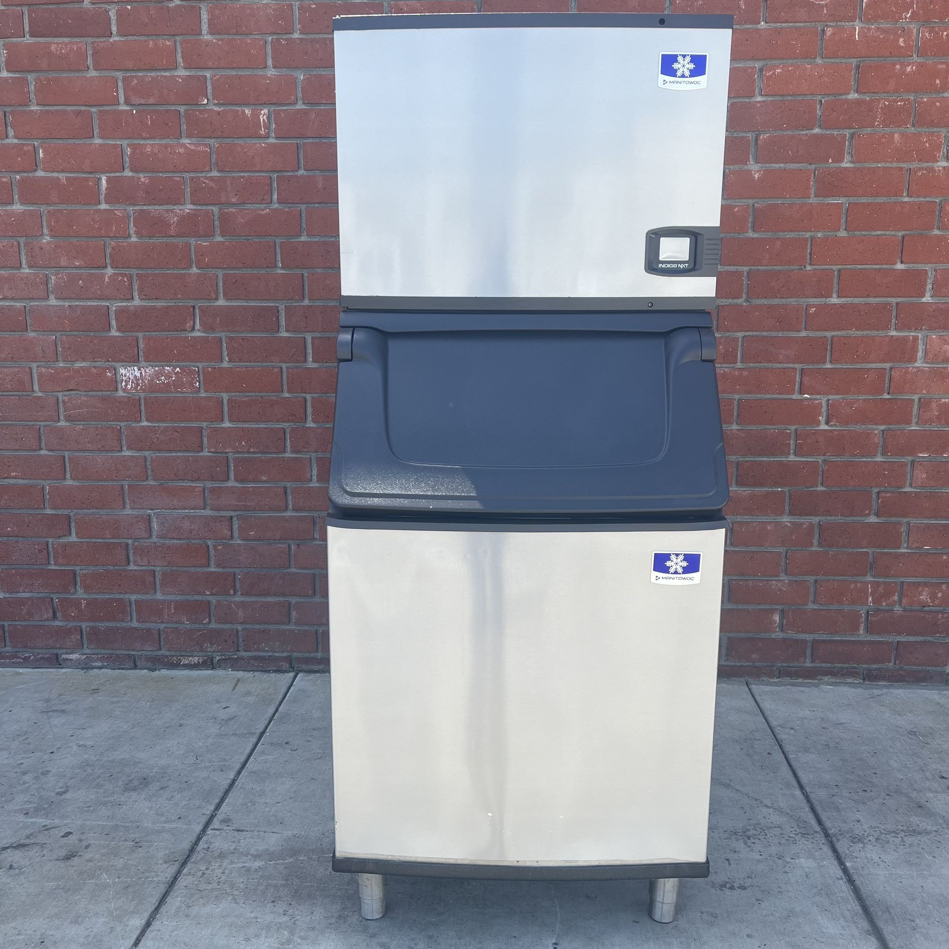 Manitowoc Ice IYT0450A 490 lb Indigo NXT Half Cube Ice Machine w/ Bin ...