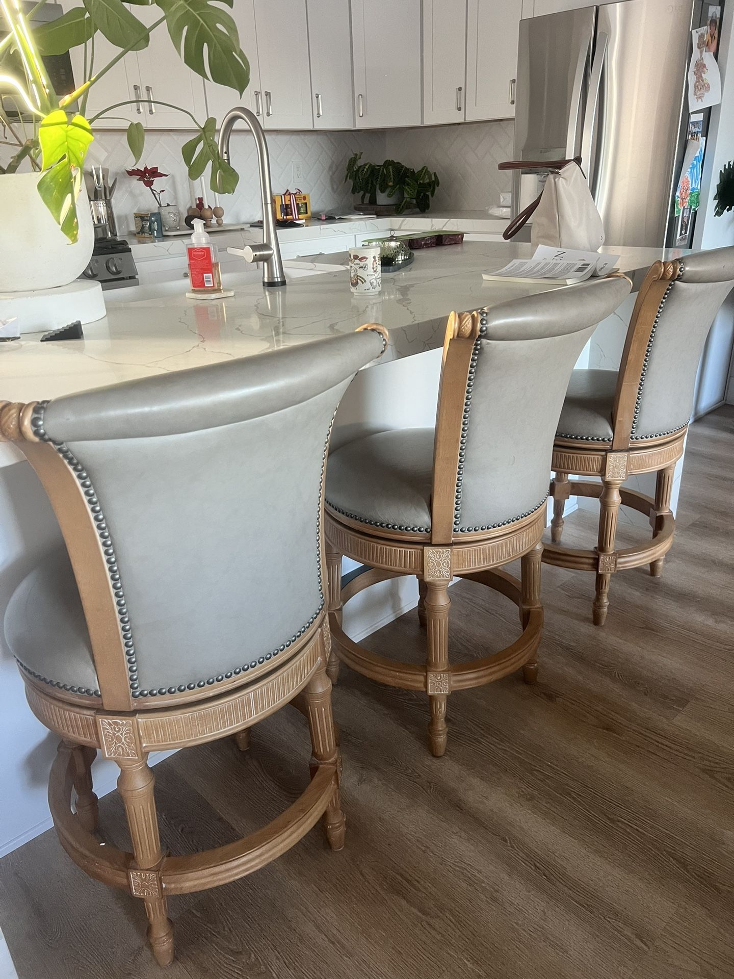 3 Counter Stools for Sale in Huntington Beach, CA - OfferUp