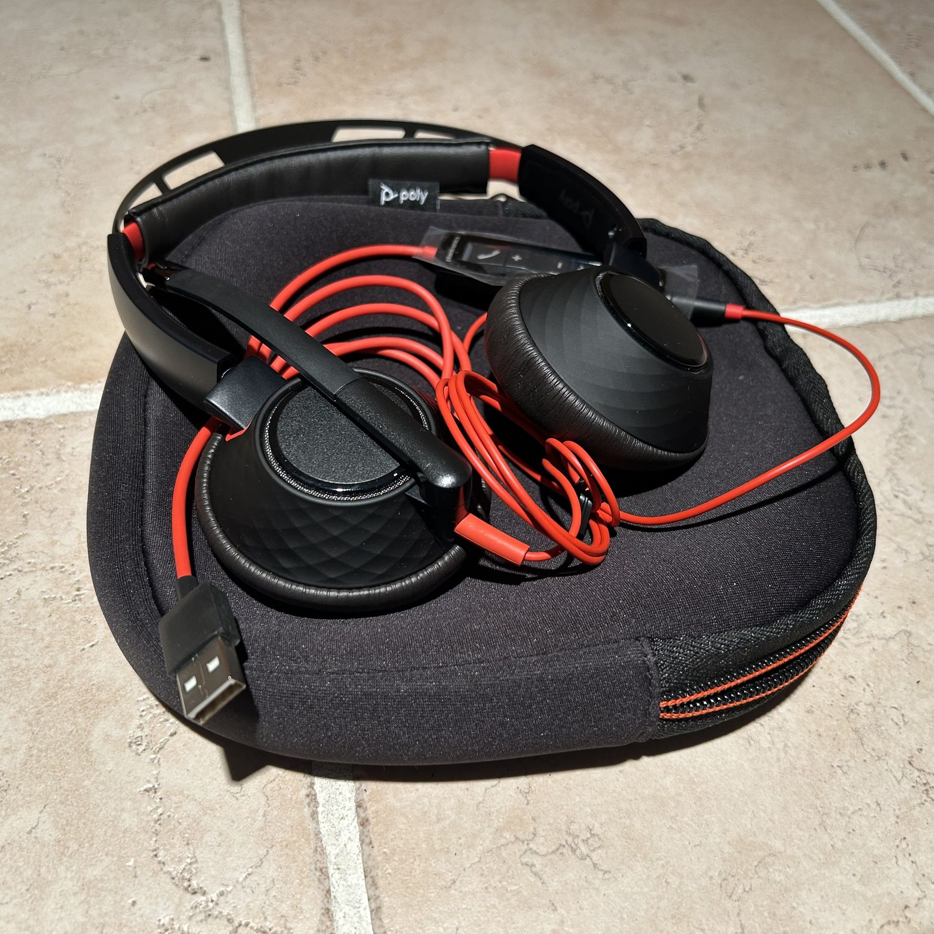 Plantronics poly wired headphone headset for Sale in Seattle, WA - OfferUp