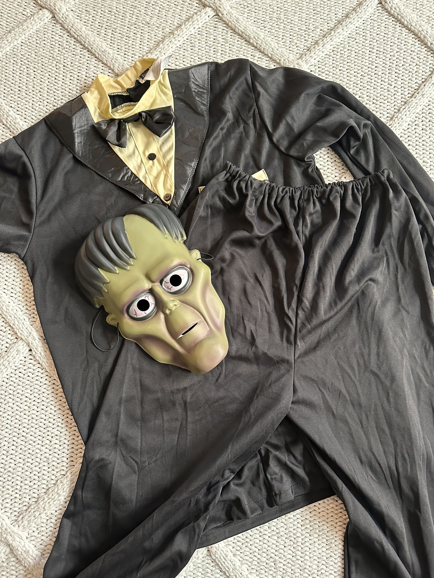 Adult Lurch Costume for Sale in Bakersfield, CA - OfferUp