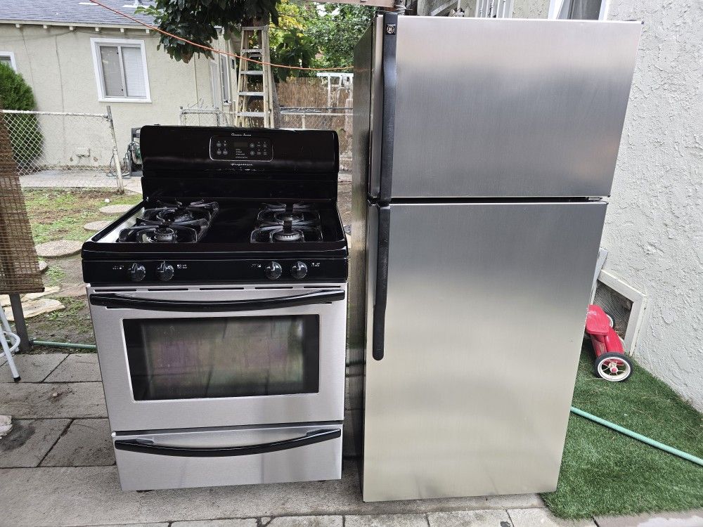 Frigidaire Gas Stove And GE apartment Fridge for Sale in Burbank, CA ...