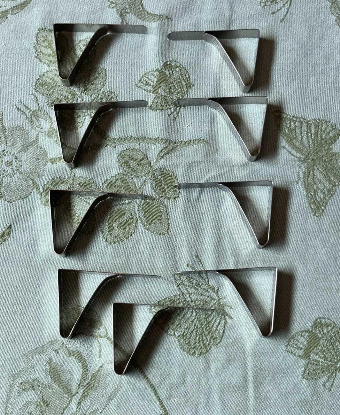 9 tablecloth Clips for Picnic Tables for Sale in Temecula, CA - OfferUp