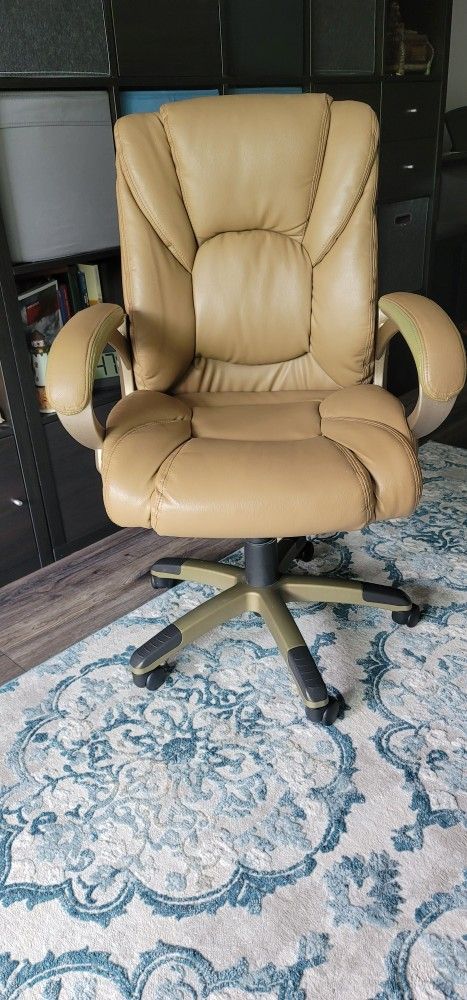 Office Chair On Wheels for Sale in Northbrook, IL - OfferUp