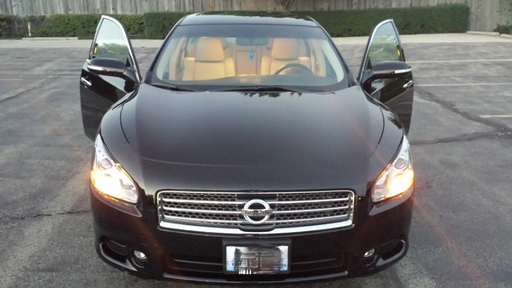 2011 Nissan Maxima for Sale in Mundelein, IL - OfferUp