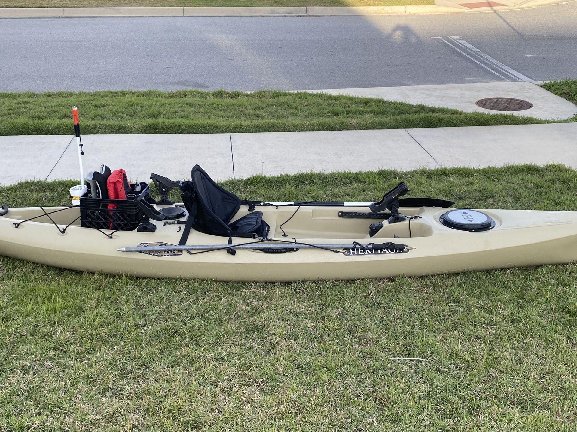 Heritage Redfish Fishing Kayak 14’ for Sale in Clermont, FL - OfferUp