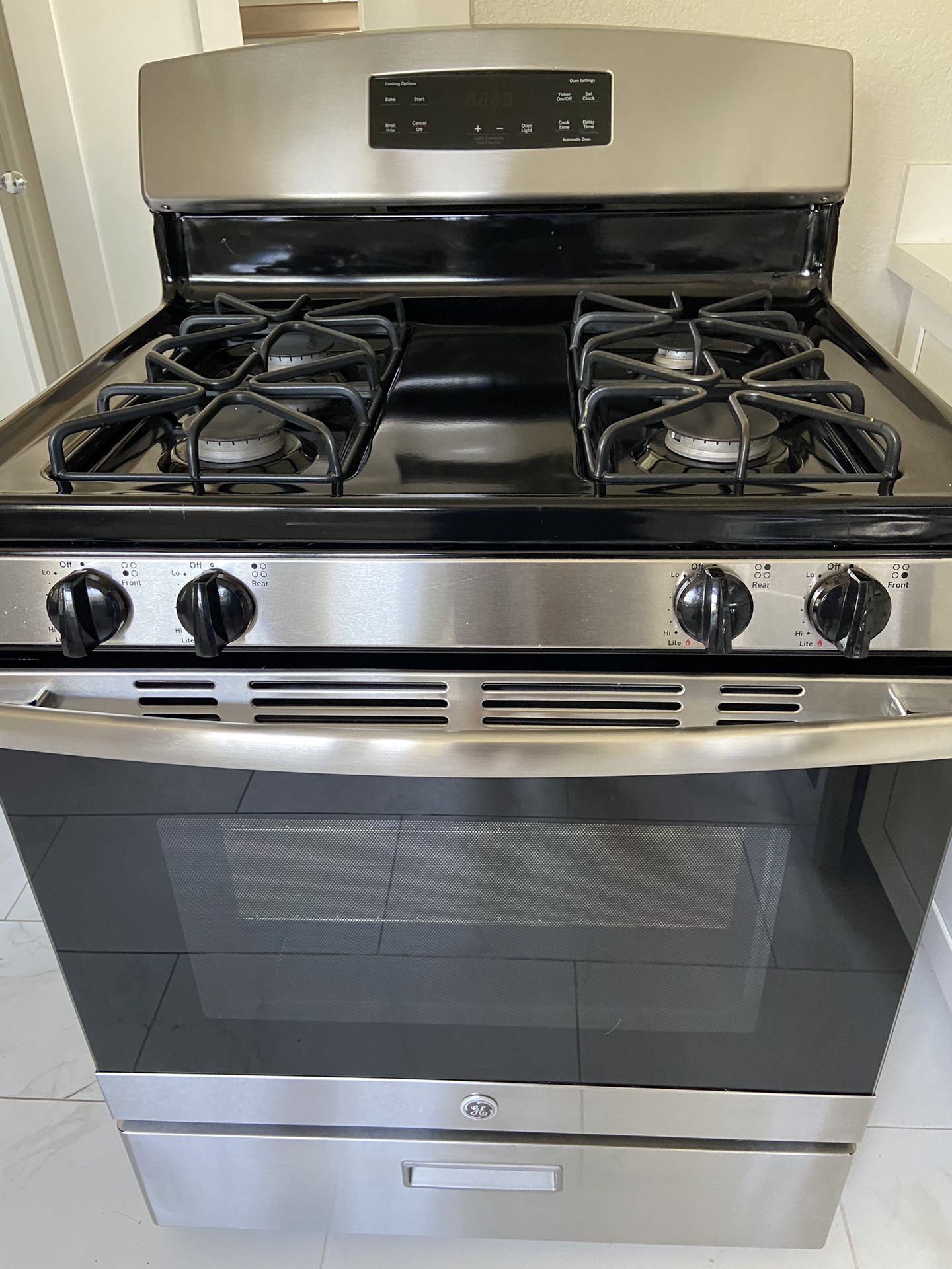 GE Gas Range - Perfect Condition for Sale in Orange, CA - OfferUp