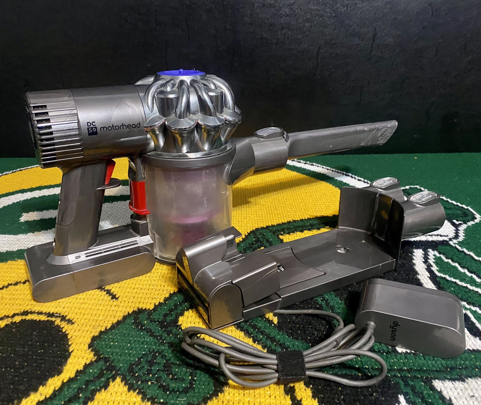 Dyson DC59 Animal Cordless Vacuum Cleaner. for Sale in Oak Creek, WI ...