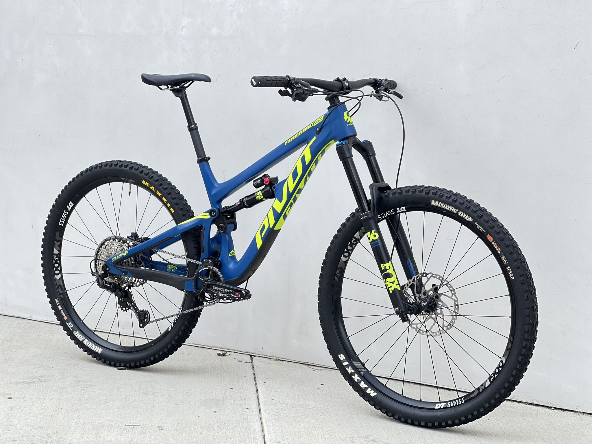2020 Pivot Firebird 29 er Carbon Full Suspension Mountain Bike. MEDIUM ...