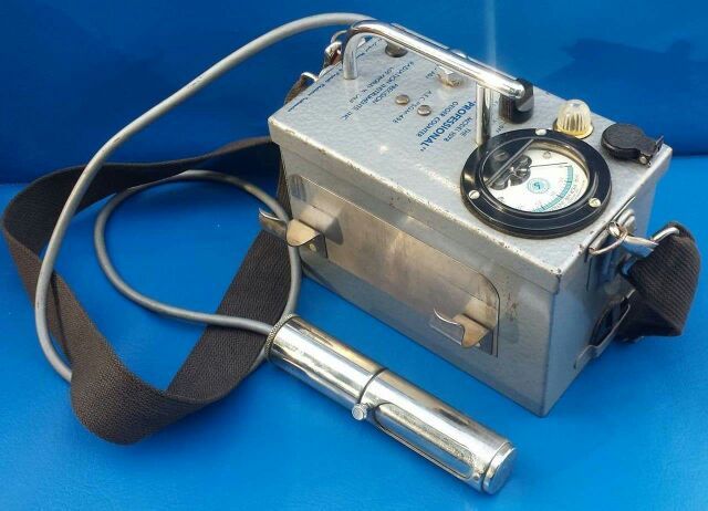Vintage Professional Radiation Instruments Model 107B Professional ...