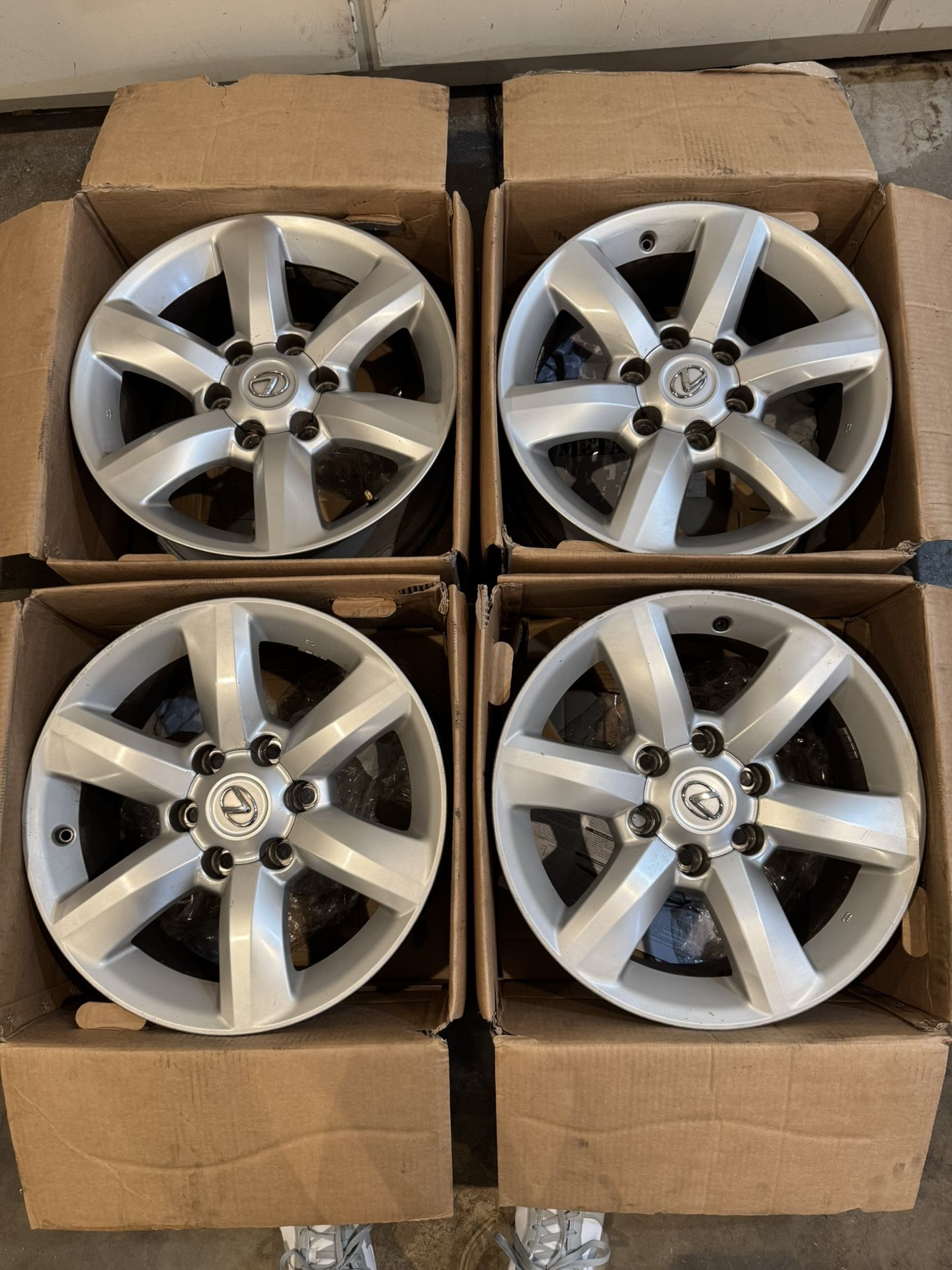 Lexus GX 460 Wheels OEM $120 OBO for Sale in Phoenix, AZ - OfferUp