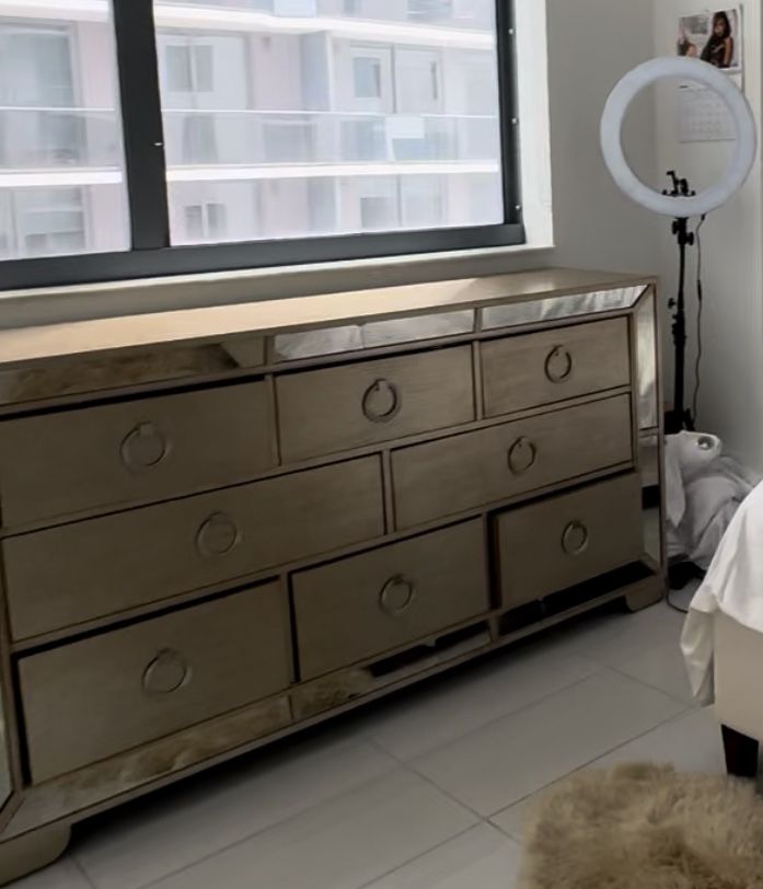 Z Gallerie Borghese Mirrored 7-Drawer Dresser for Sale in Miami, FL ...