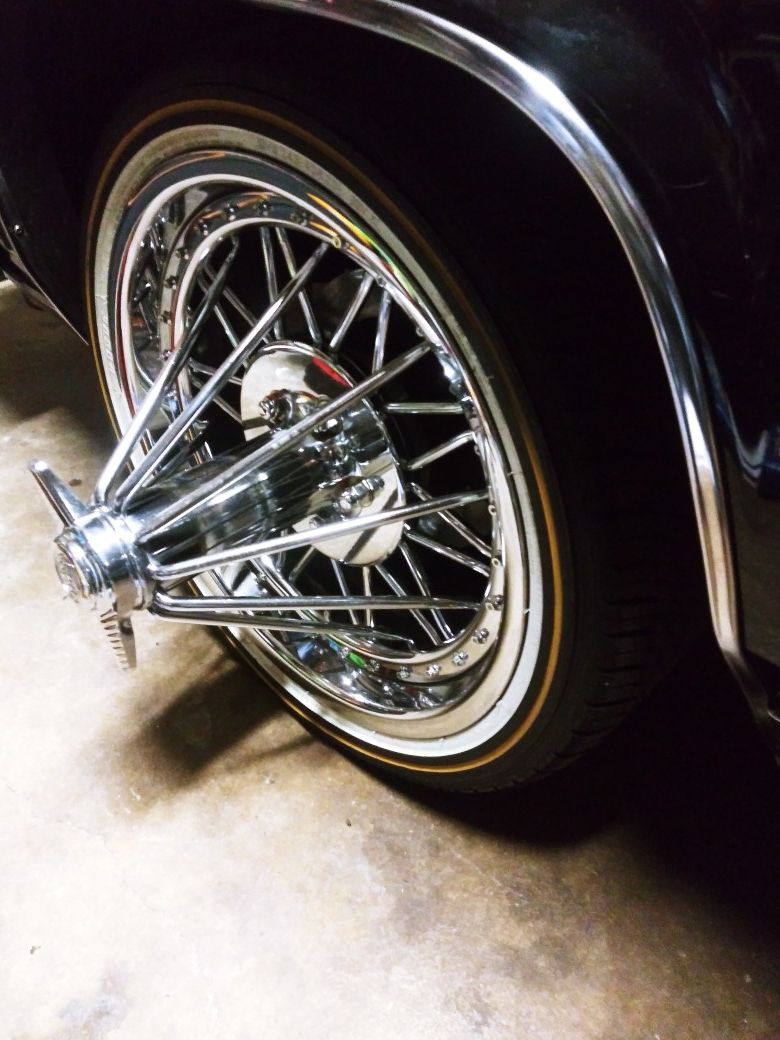 Texas wire wheels 20s g8s (swangas) for Sale in Dallas, TX - OfferUp