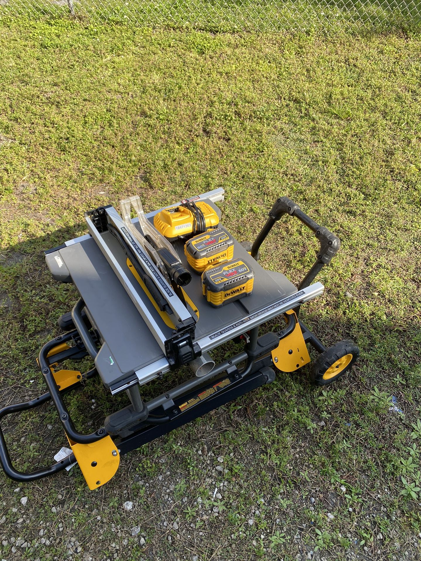 DEWALT FLEXVOLT 60V MAX Cordless Brushless 8-1/4 in. Table Saw Kit and (2) FLEXVOLT 6.0Ah ...