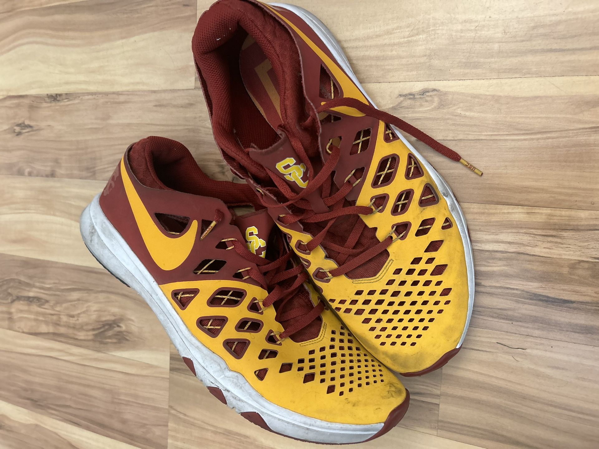 Nike USC Shoes Size 13 Men’s for Sale in San Diego, CA - OfferUp