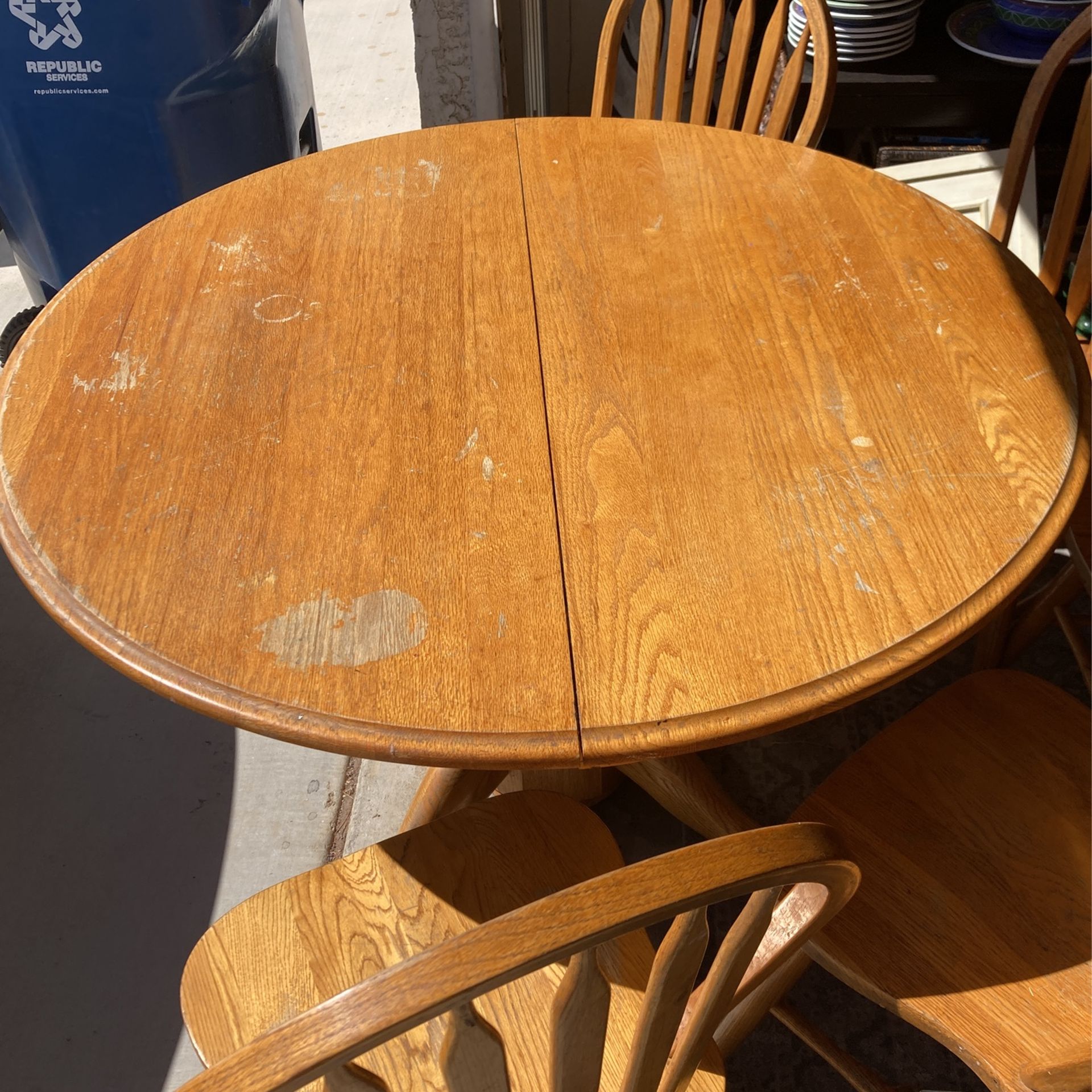 FREE Dining Table With Center Leaf for Sale in Las Vegas, NV - OfferUp
