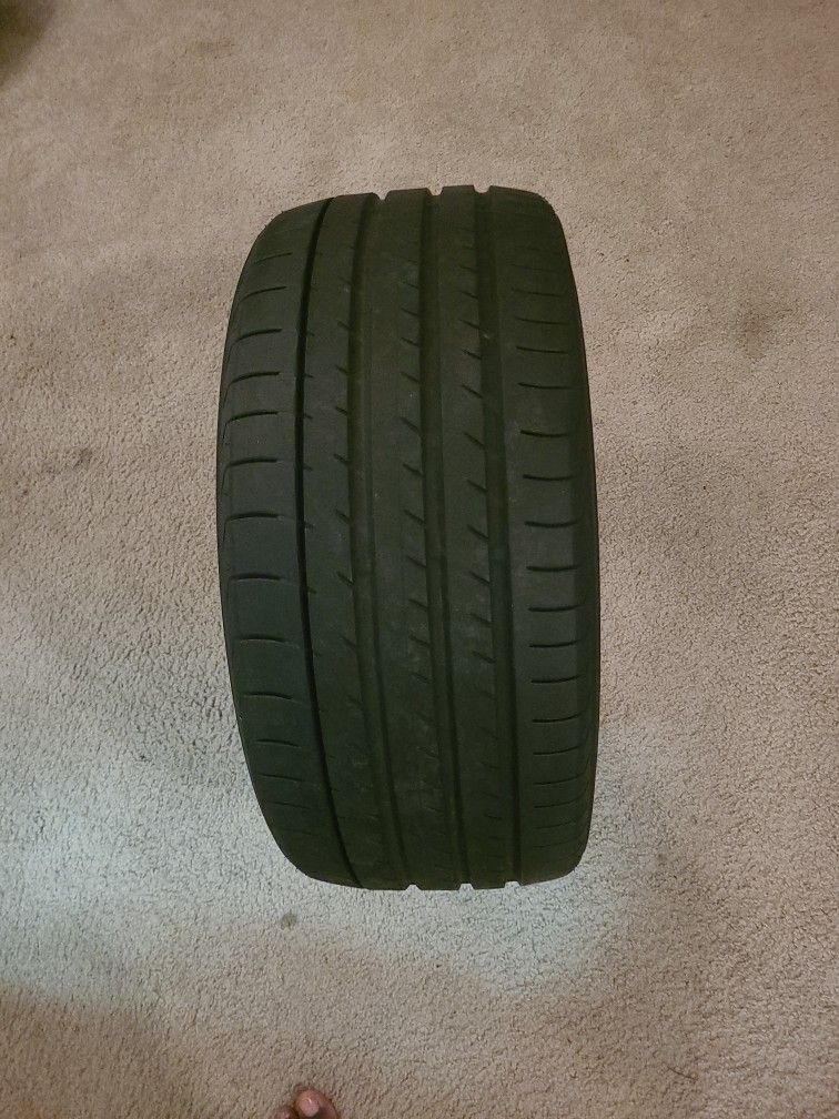 Yokohama 245/35/r19 89w Advance Sport for Sale in Charleston, SC - OfferUp
