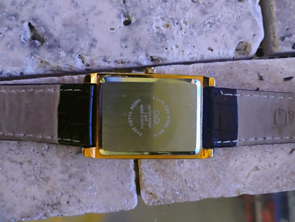 Q And Q Quartz Watch Black And Gold 20$ for Sale in Orlando, FL - OfferUp