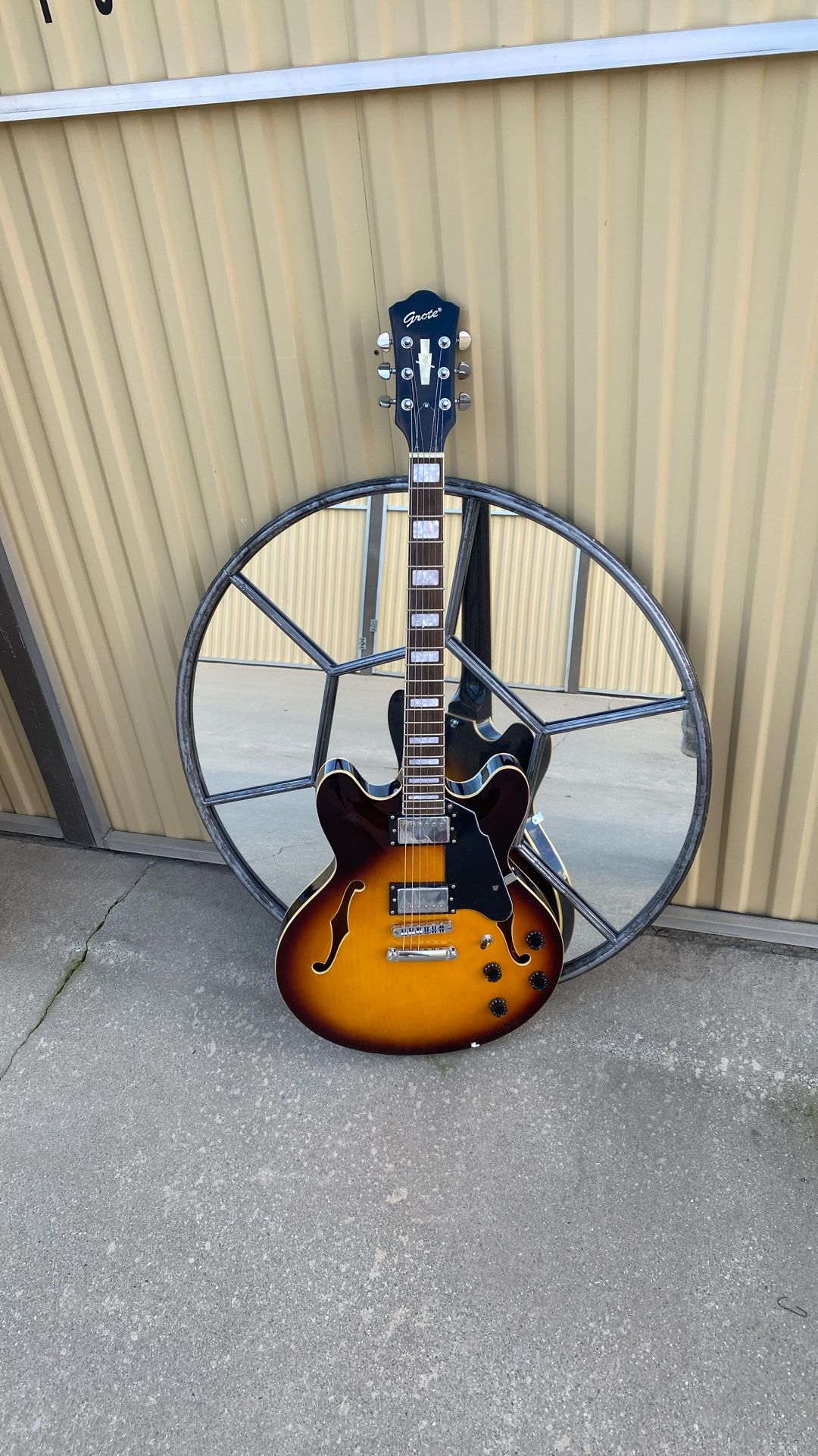 Grote 335 style Guitar for Sale in Bakersfield, CA - OfferUp