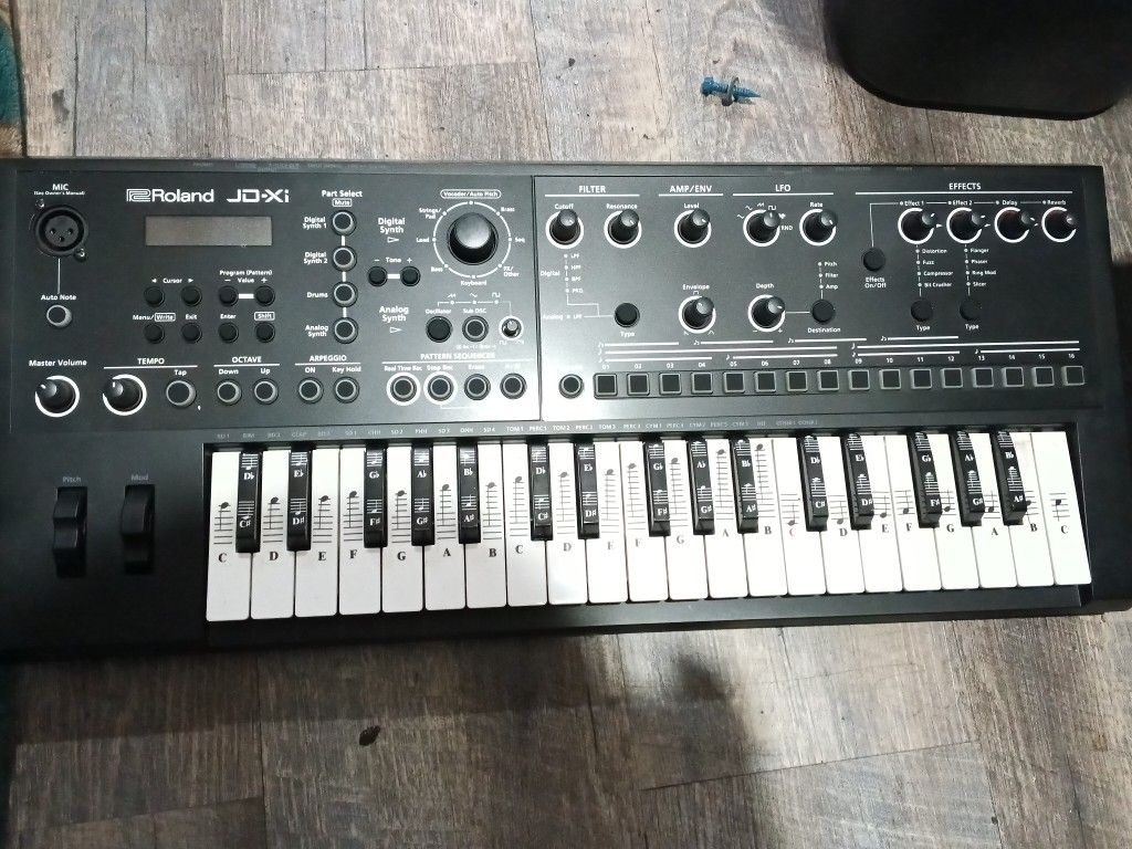 Roland JDXI Synthesizer for Sale in Los Angeles, CA - OfferUp
