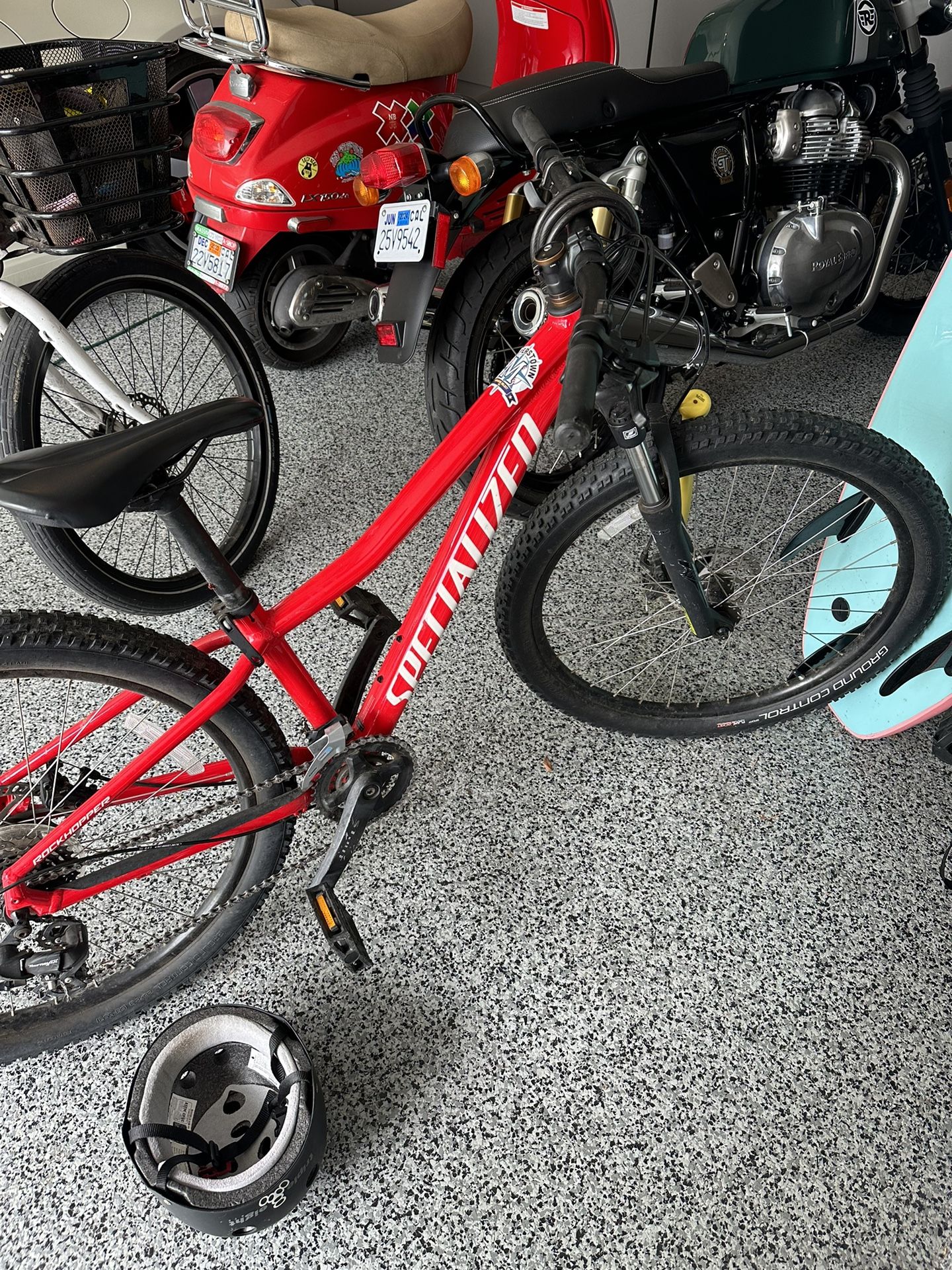 Specialized Kids Bike Rockhopper for Sale in Newport Beach, CA - OfferUp