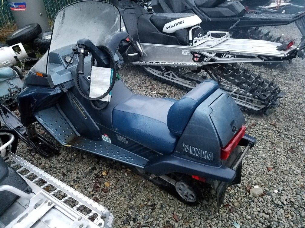 Yamaha inviter 300cc snowmobile for Sale in Puyallup, WA - OfferUp