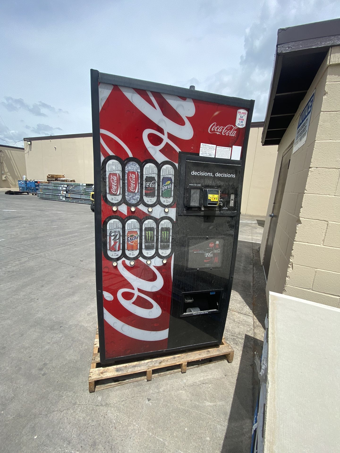 Royal Vendors 660 Coke Chameleon for Sale in Fort Worth, TX - OfferUp