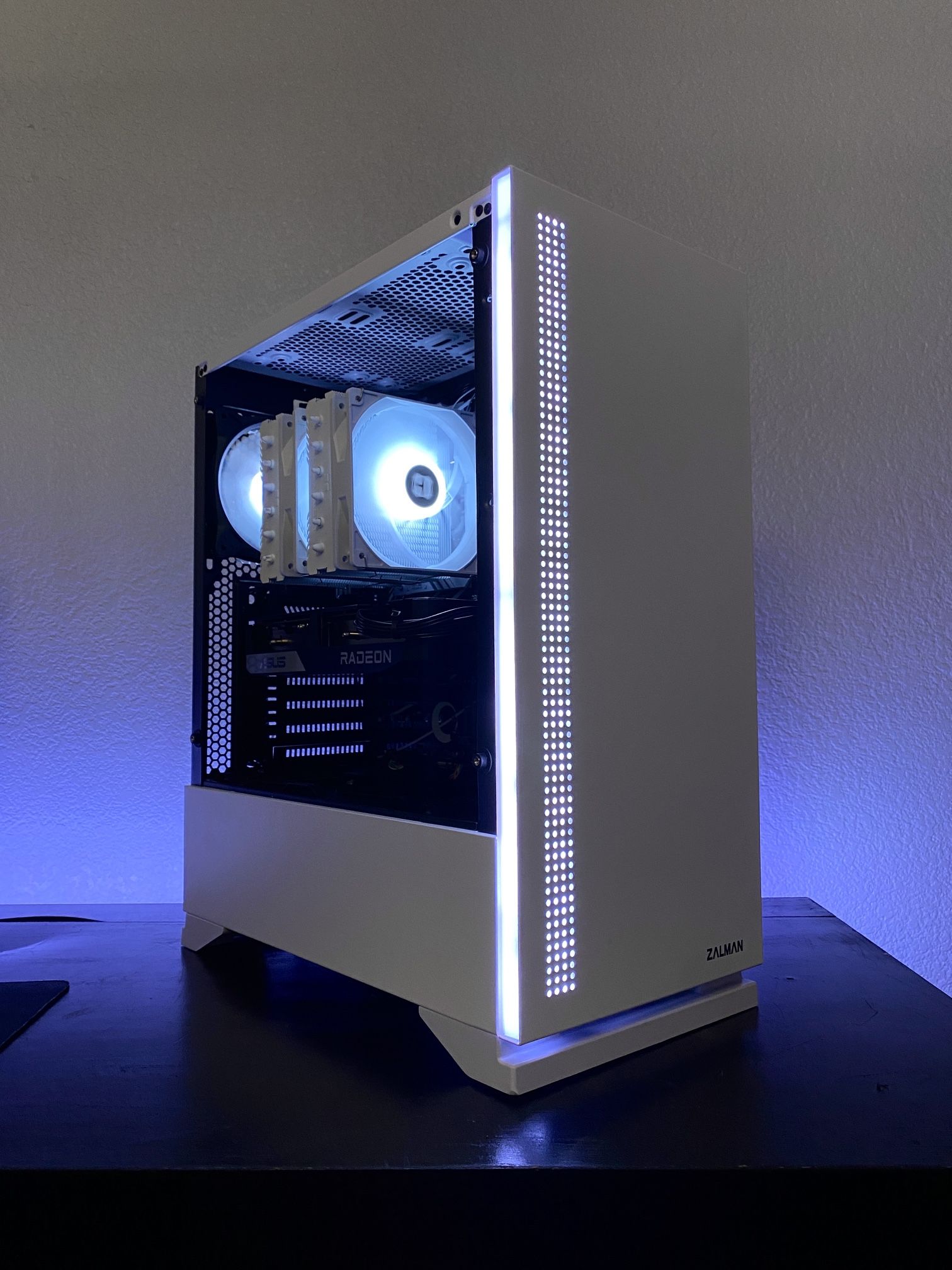 Iced Out I 1080p Gaming PC I i3 12100f, Rx 6600, 16 Gb, 500gb M.2, Wifi ...