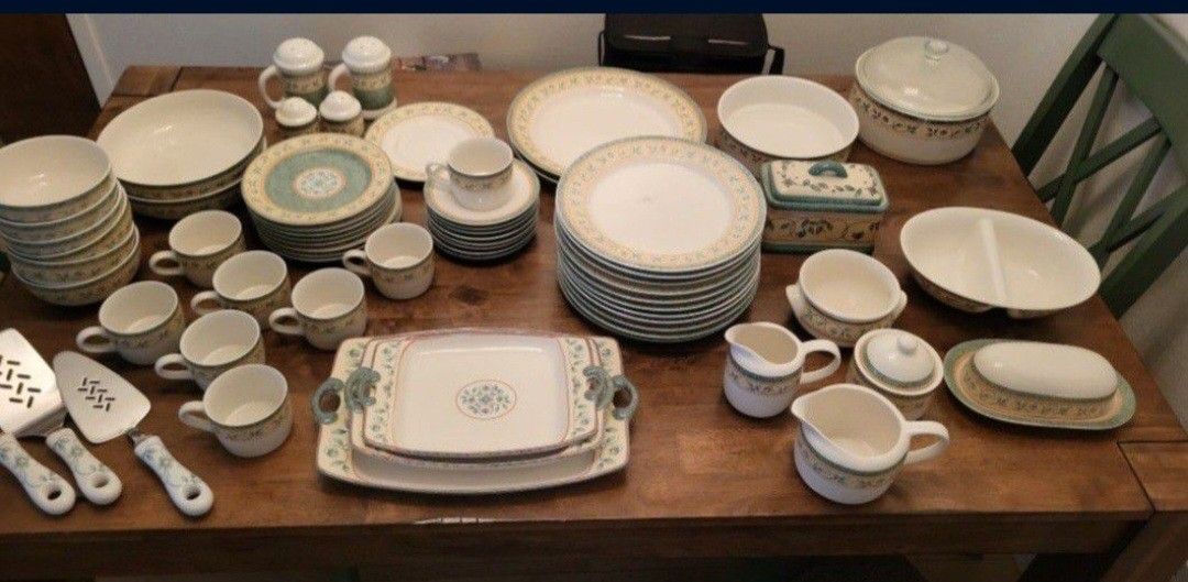 Pfaltzgraff French Quarter Dish Set for Sale in Turlock, CA - OfferUp