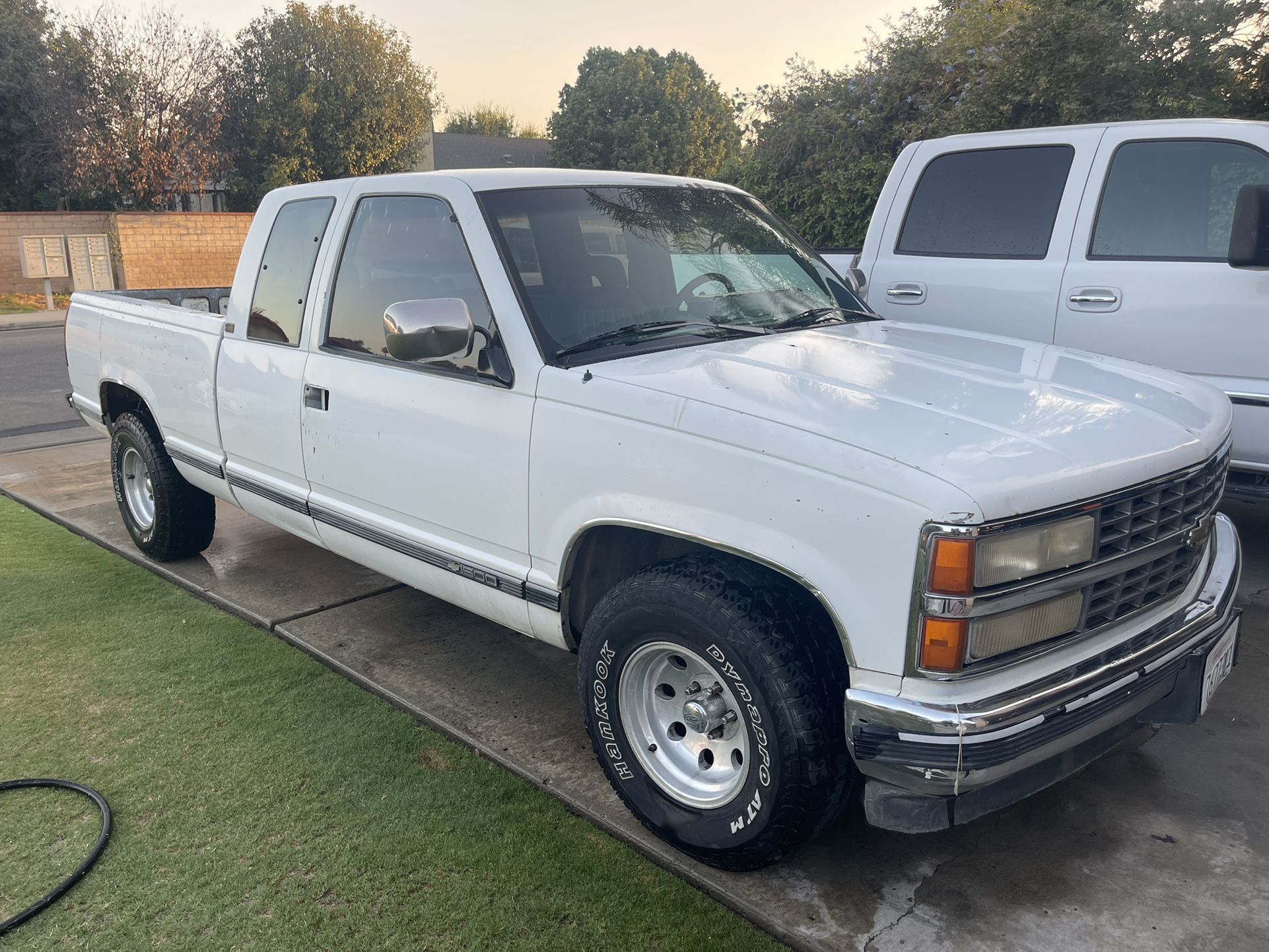 93 Chevy Silverado for Sale in Bakersfield, CA - OfferUp