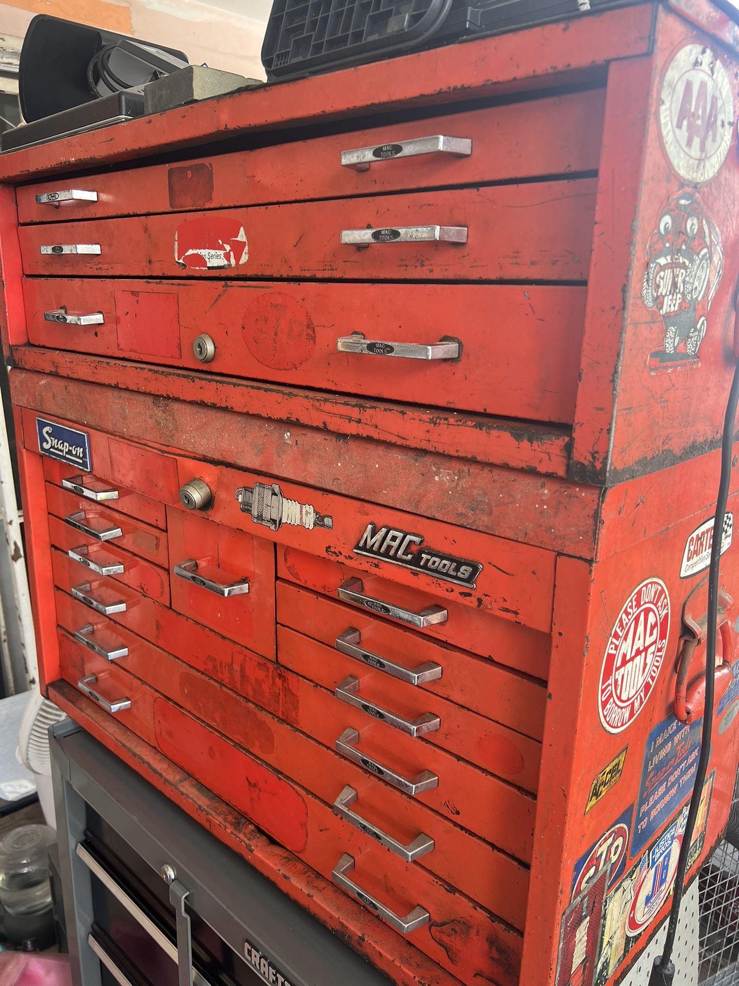 Vintage Mac Tools Logo