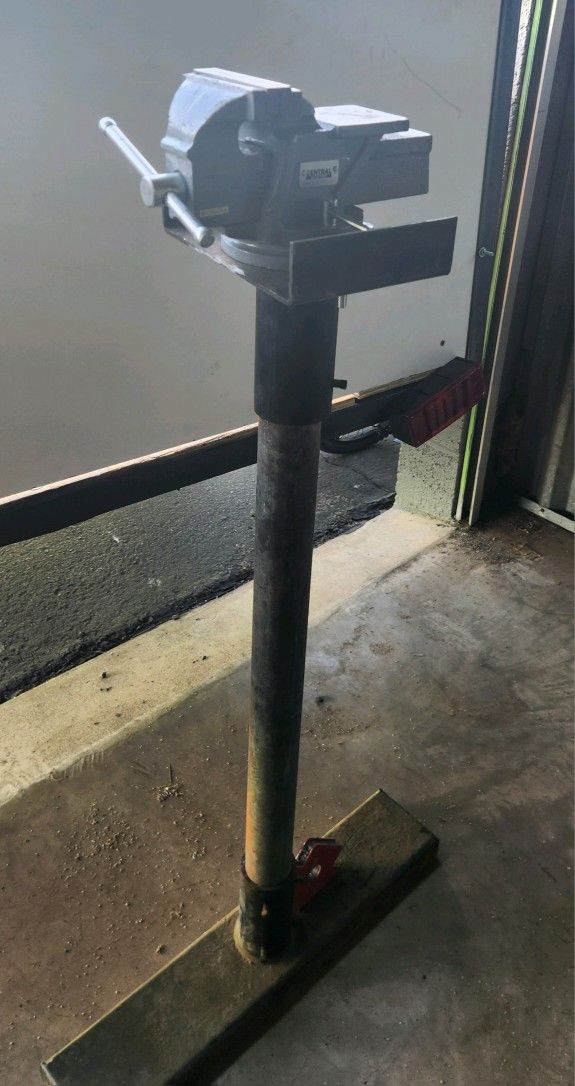Vice & Stand for Sale in Glendale, AZ - OfferUp