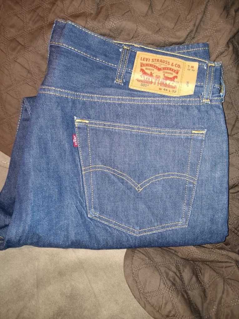 LEVIS SIZE 501 44X32 for Sale in Los Angeles, CA - OfferUp