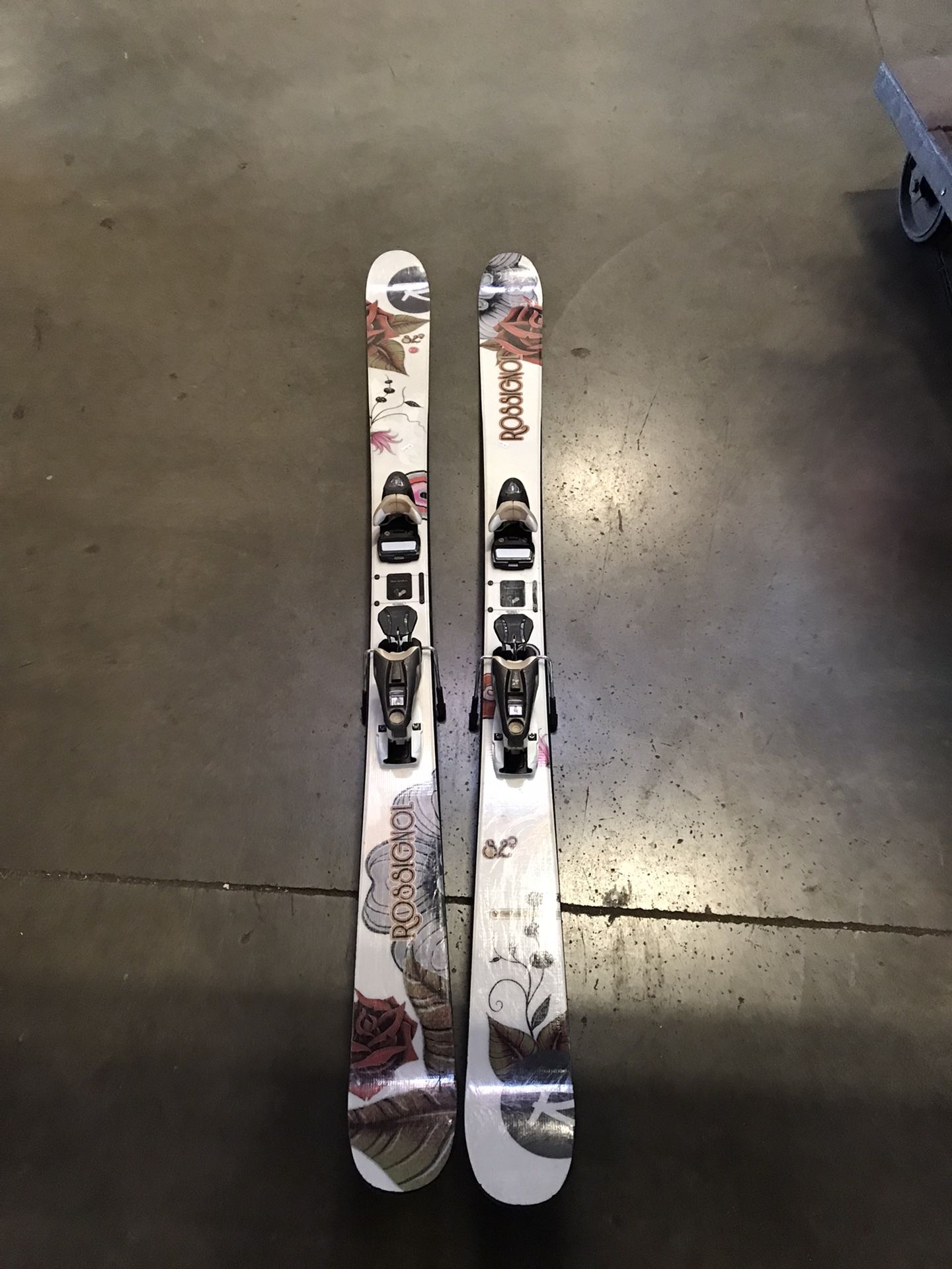 Rossignol S2 160cm Skis for Sale in Enumclaw, WA - OfferUp