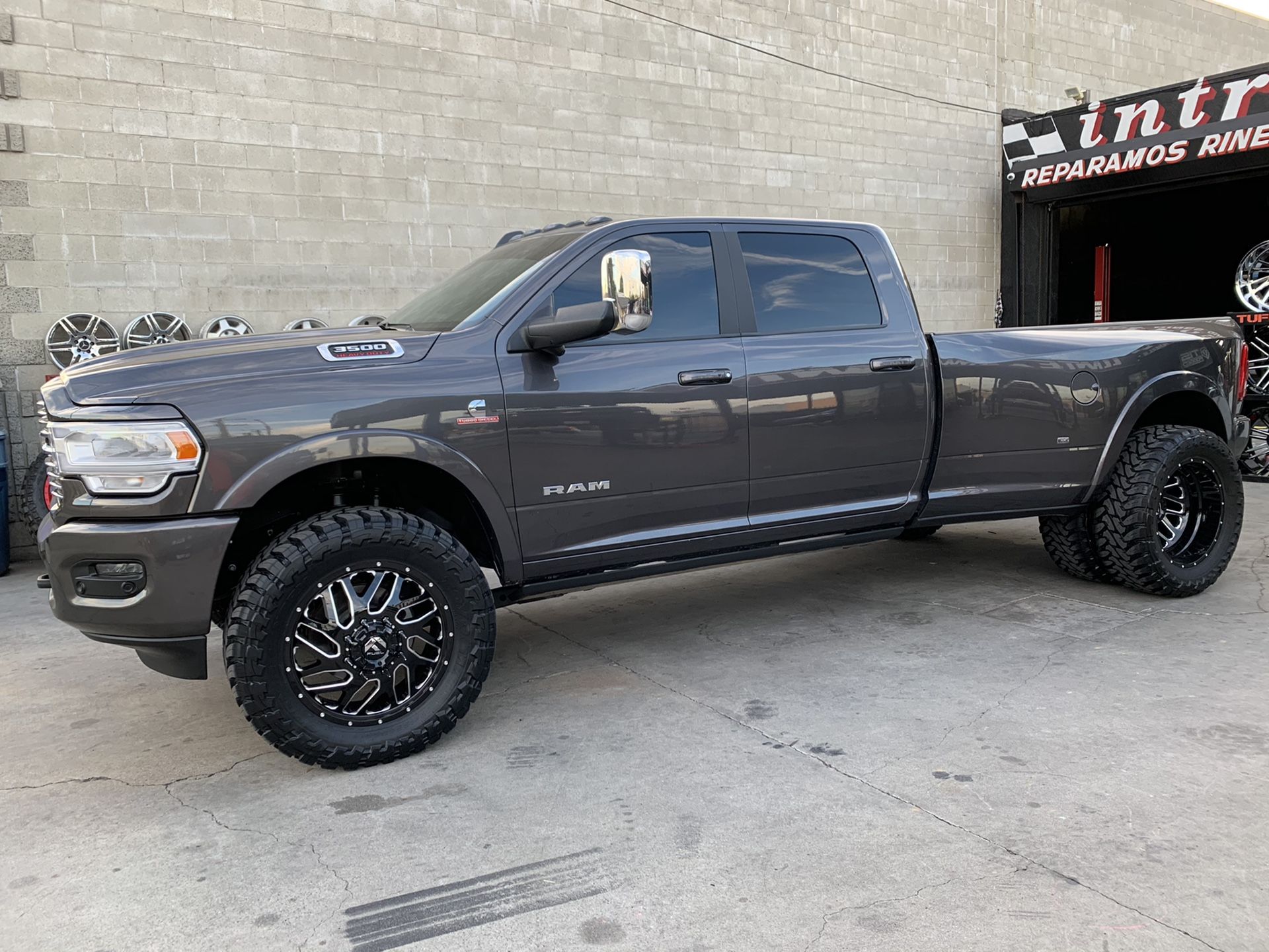 22 inch Fuel Dually wheels 8x200 for New body style Ford F-250 and 2019 ...