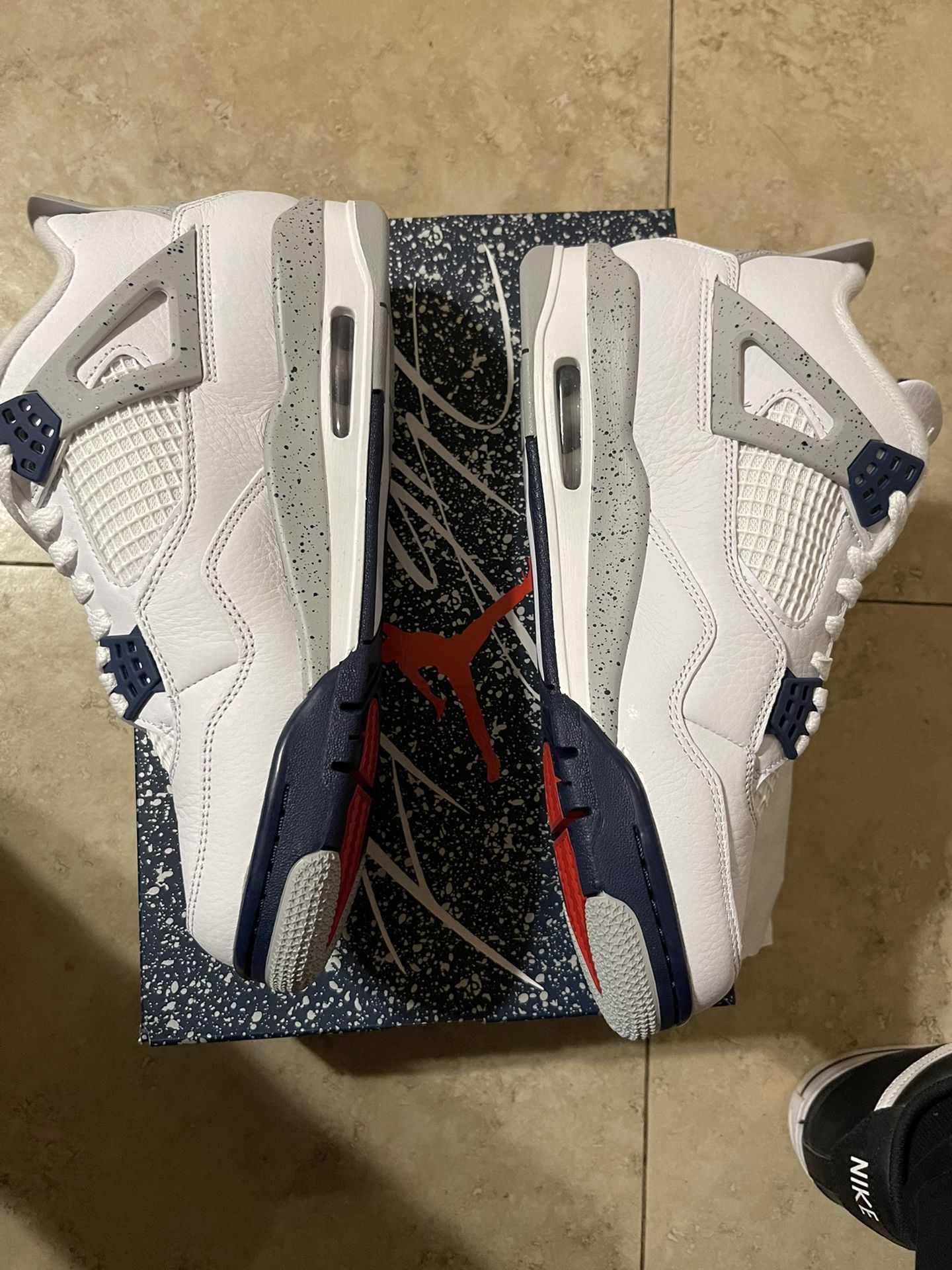 Navy Blue Retro 4’s for Sale in Los Angeles, CA - OfferUp