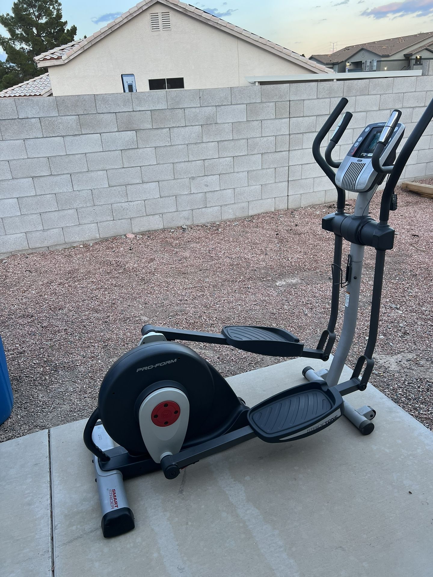 Pro-form Elliptical Workout Machine for Sale in Henderson, NV - OfferUp