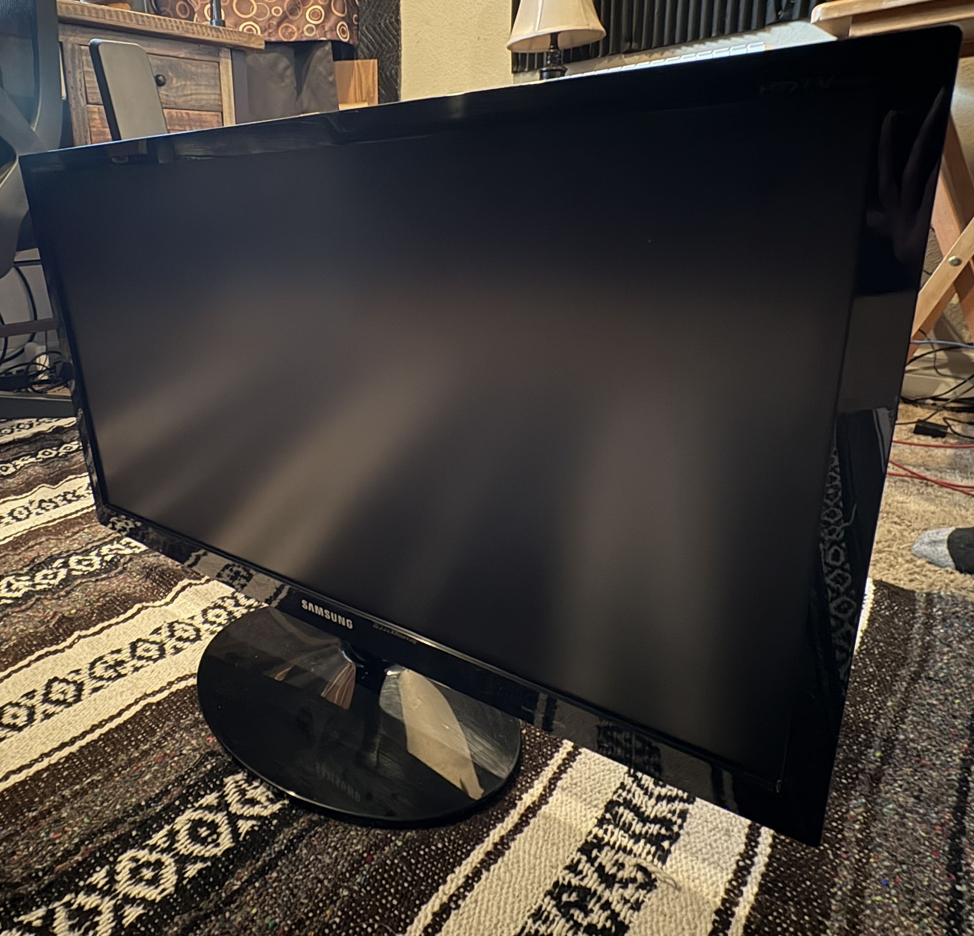Computer Monitor ~17 Inches for Sale in La Mesa, CA - OfferUp