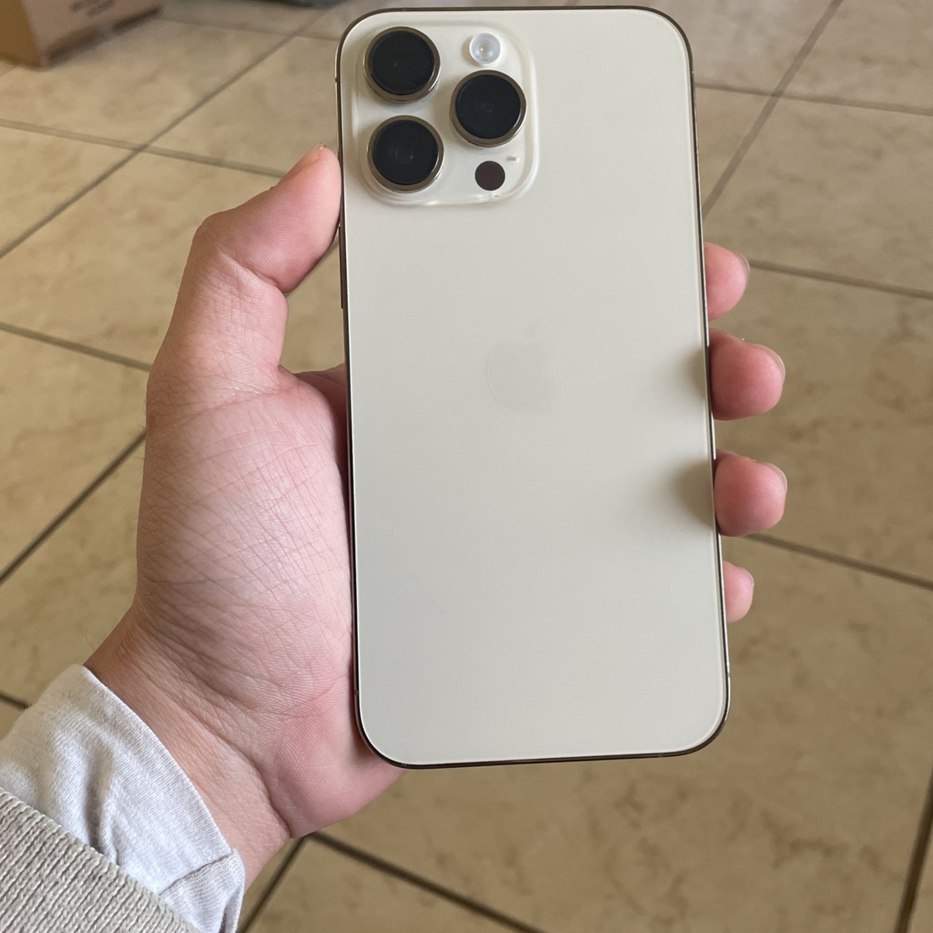 iPhone 14 Promax 512Gb Xfinity for Sale in Glendale, AZ - OfferUp