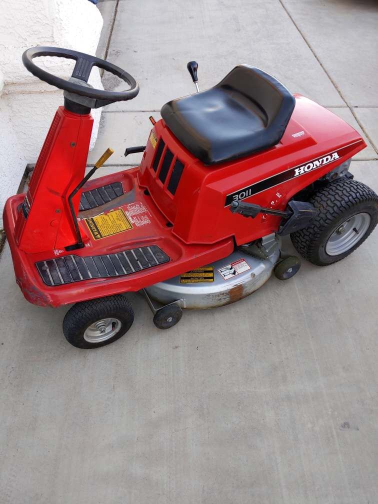 Honda 3011 11HP Riding Lawn Mower Works Great for Sale in Las Vegas, NV ...