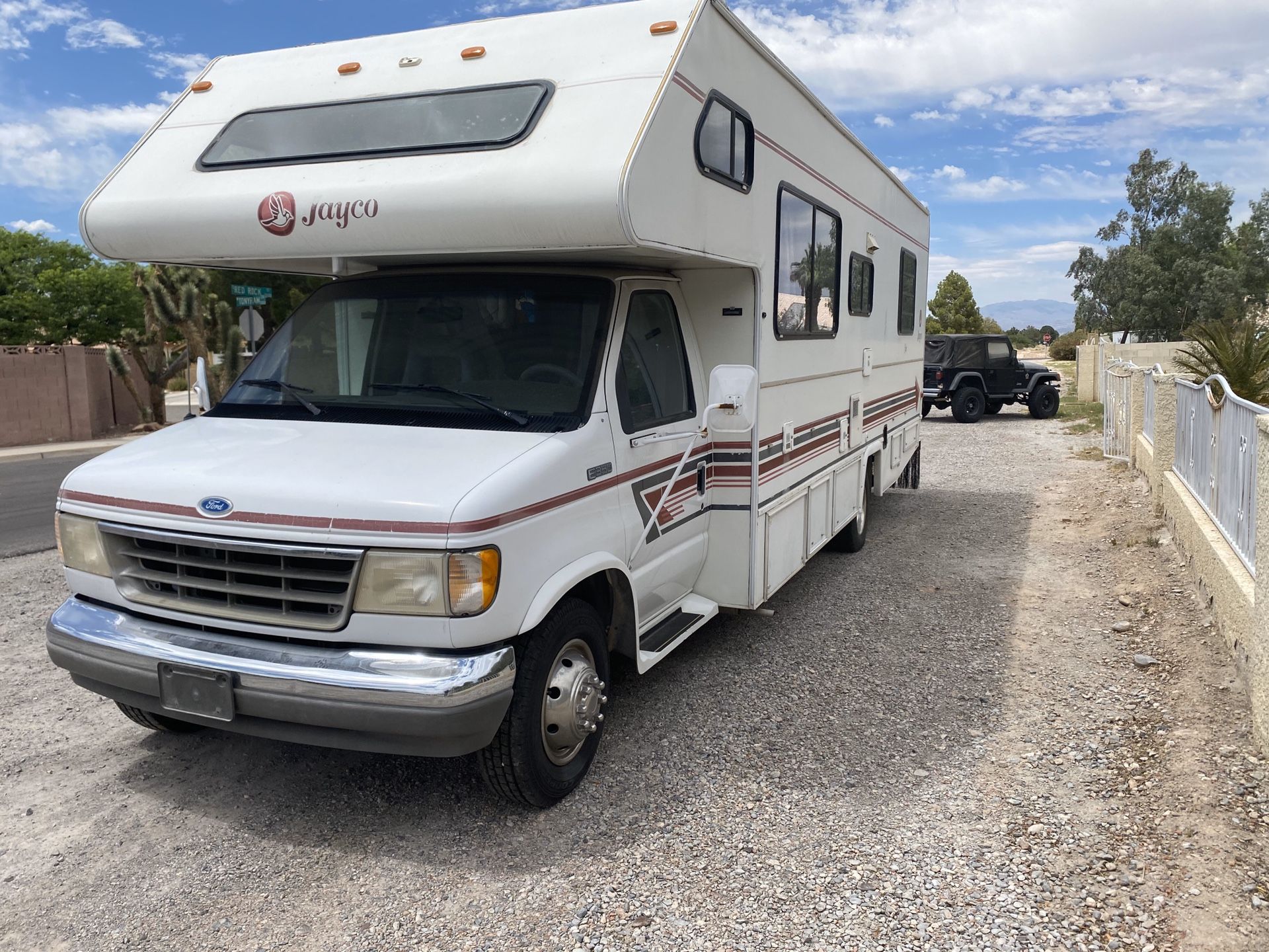 Hi I am selling my 1996 eagle by Jayco motorhome runs and drives excellent 63k miles v10 7.5 ...