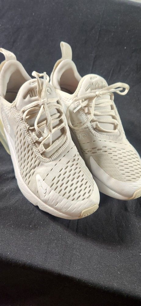 White Air Max 27c Size 6.5 for Sale in Garden Grove, CA - OfferUp