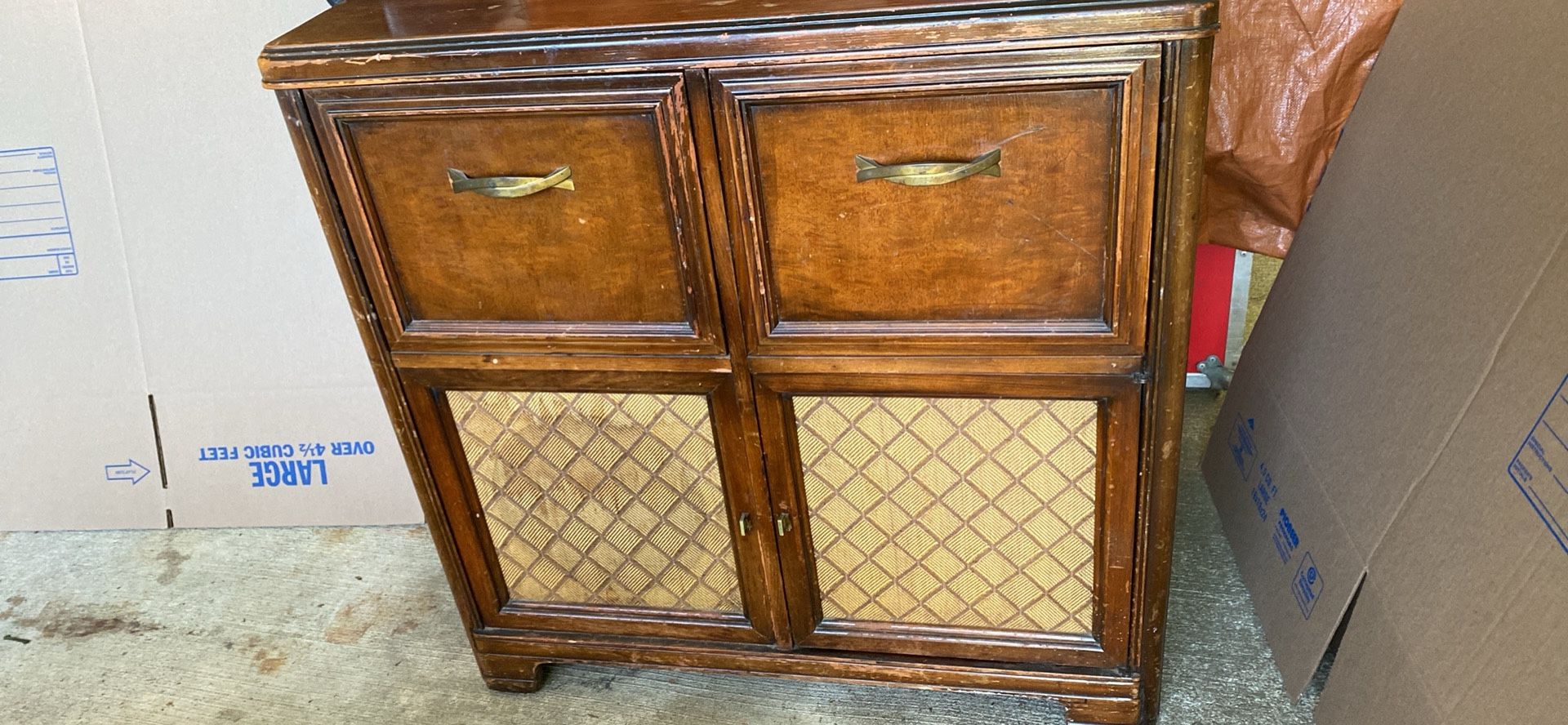 Vintage Zenith Radio& Record Player for Sale in Marysville, WA - OfferUp