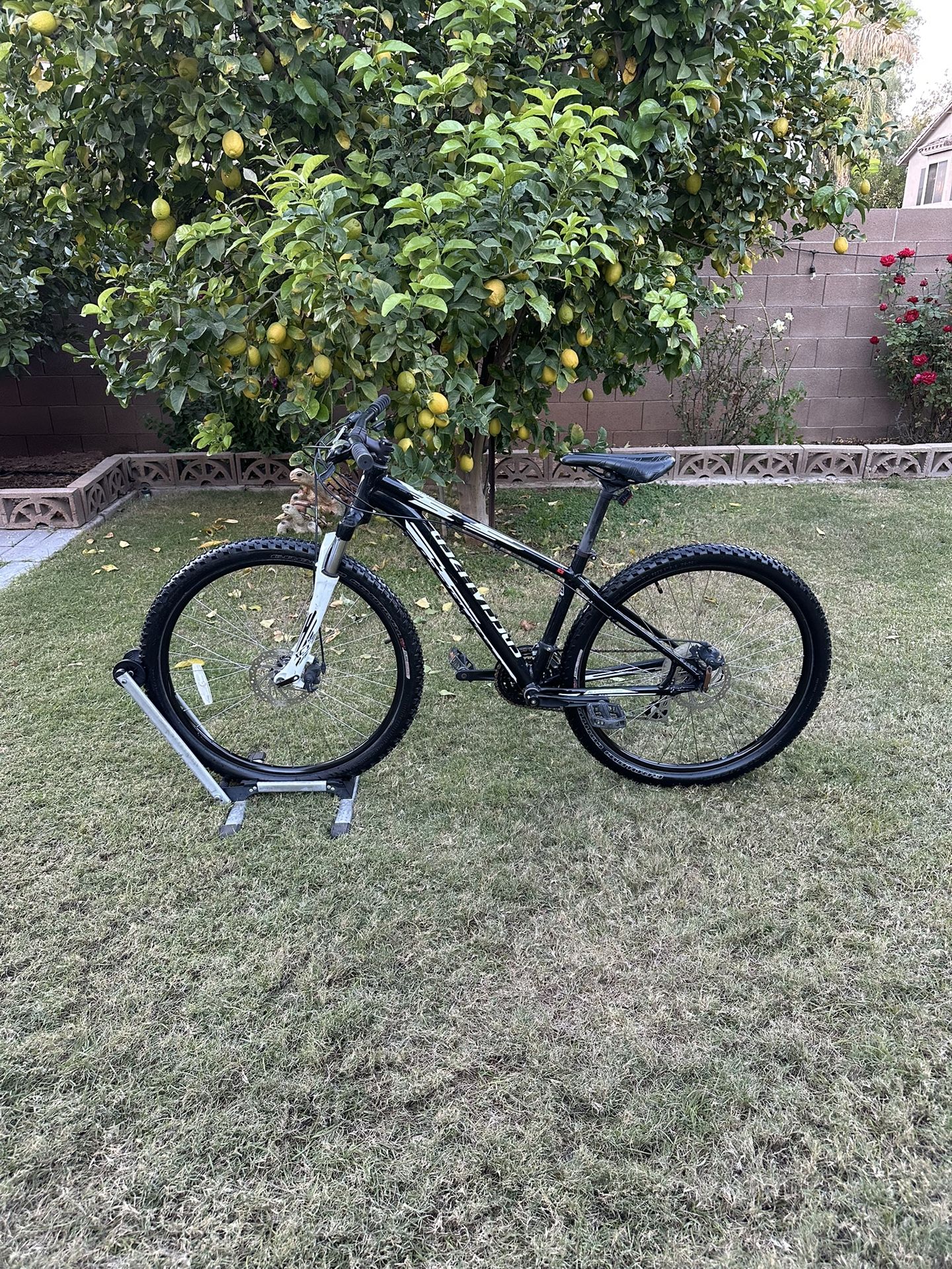 SPECIALIZED PITCH 27.5 INCH MOUNTAIN BIKE, 8X3 SPEED, SMALL ALUMINUM ...