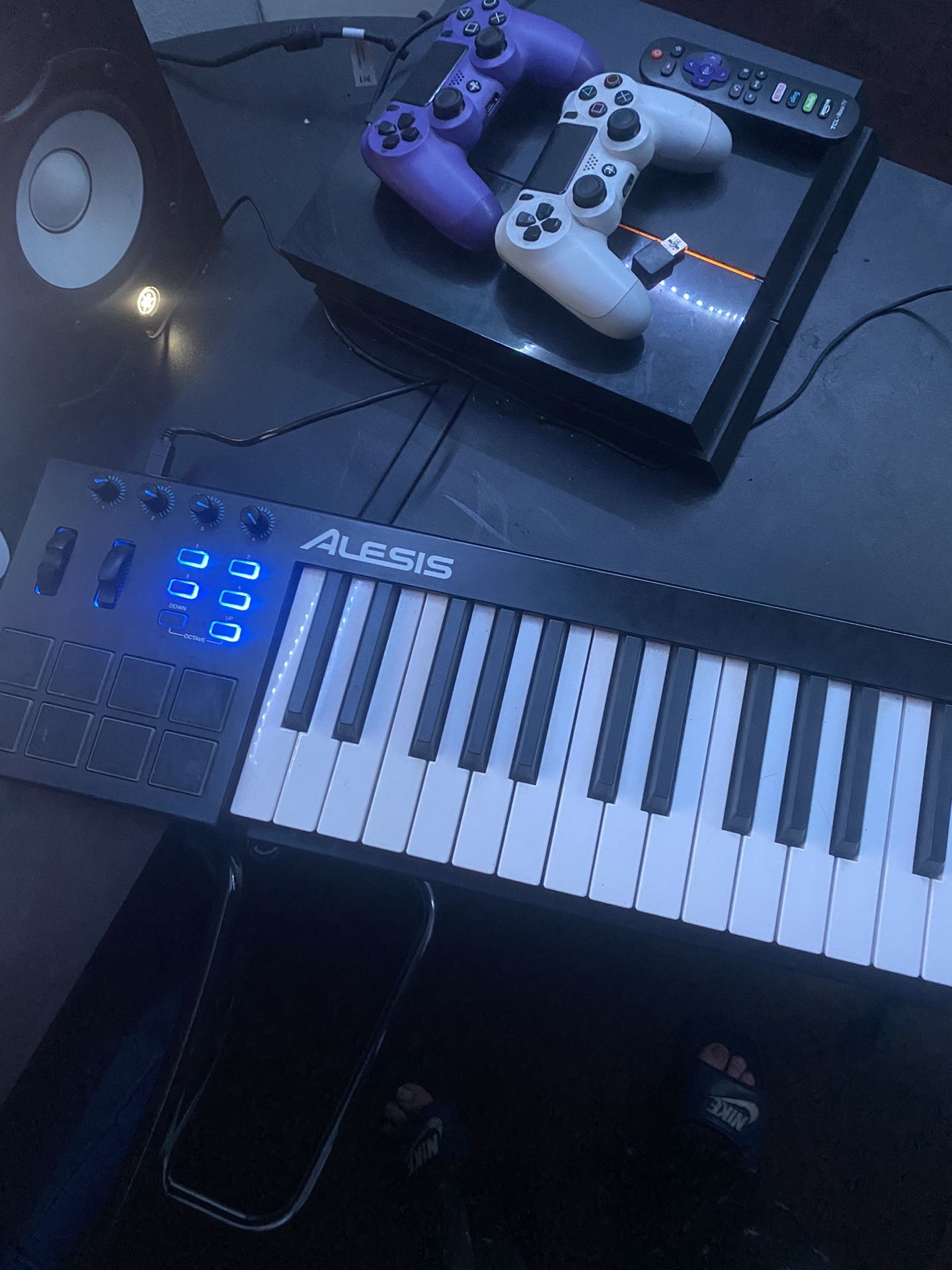 Alesis V49 for Sale in Los Angeles, CA - OfferUp