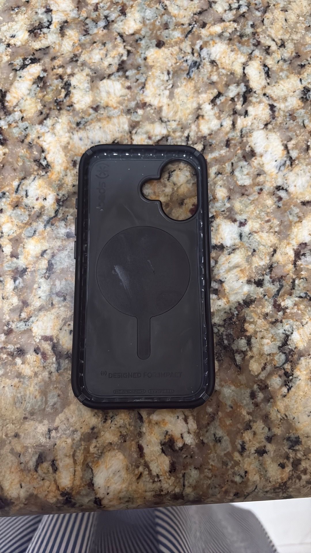 Speck Magnetic Silicone iPhone 16 case for Sale in Lecanto, FL - OfferUp